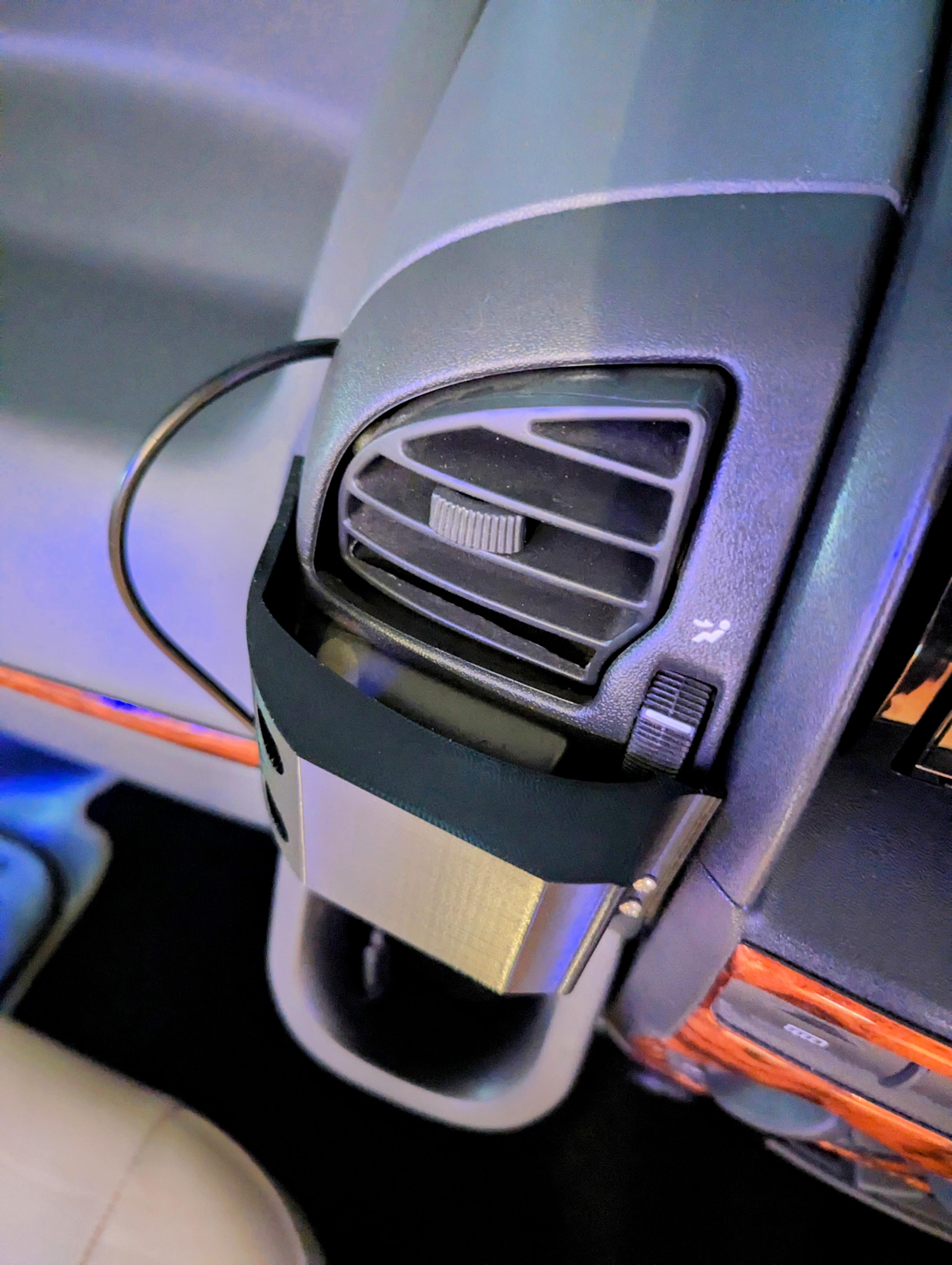 Fiat Ducato 2002-2006 (and equivalents) bracket for mobile phone holder by Andrew Armstrong ...