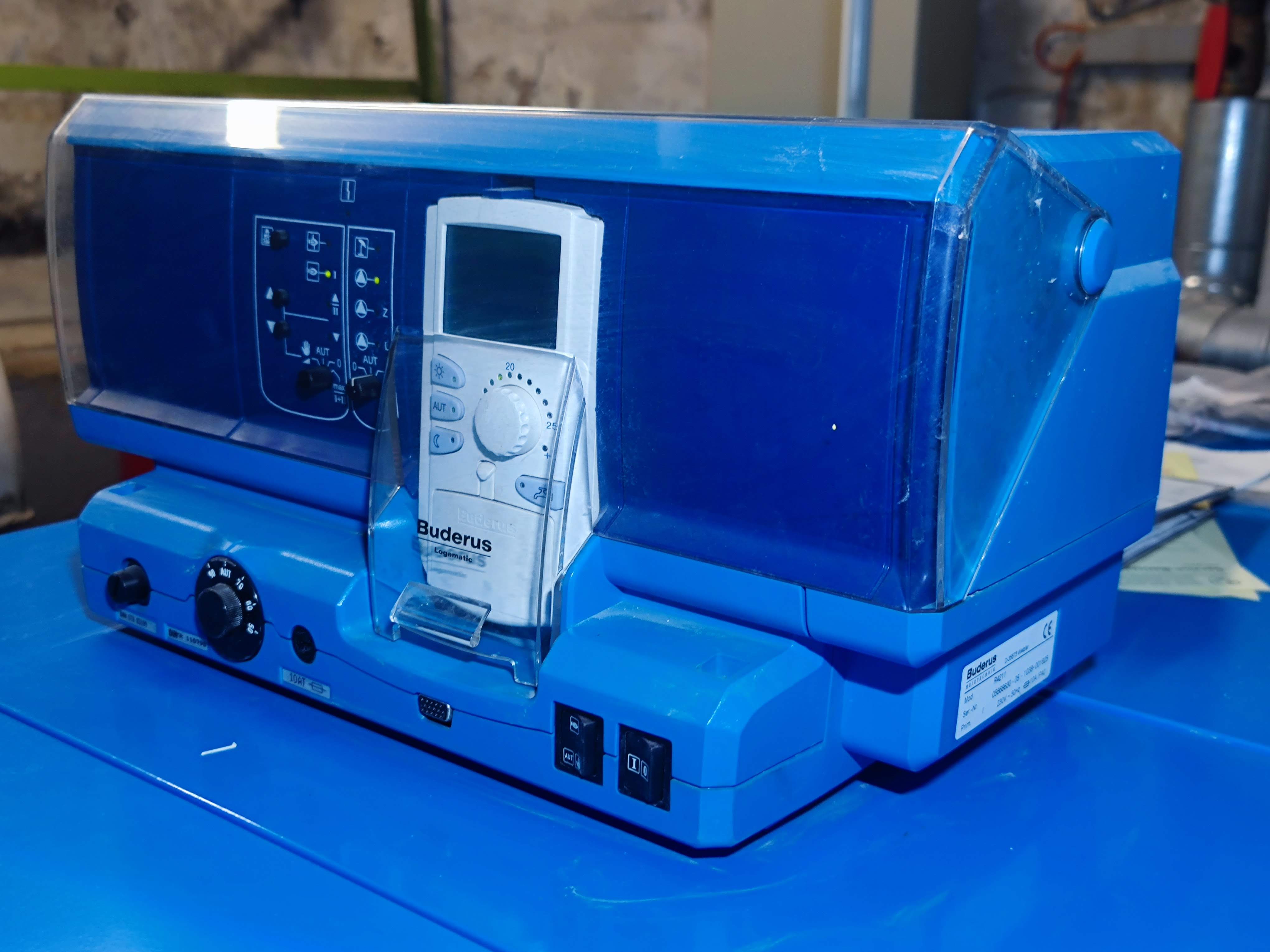 Wallmount controlpanel for Buderus Logamatic central heating (display ...