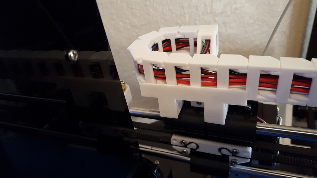 Juh's Anet A8 lightweight and unobtrusive X-axis cable chain, remixed ...
