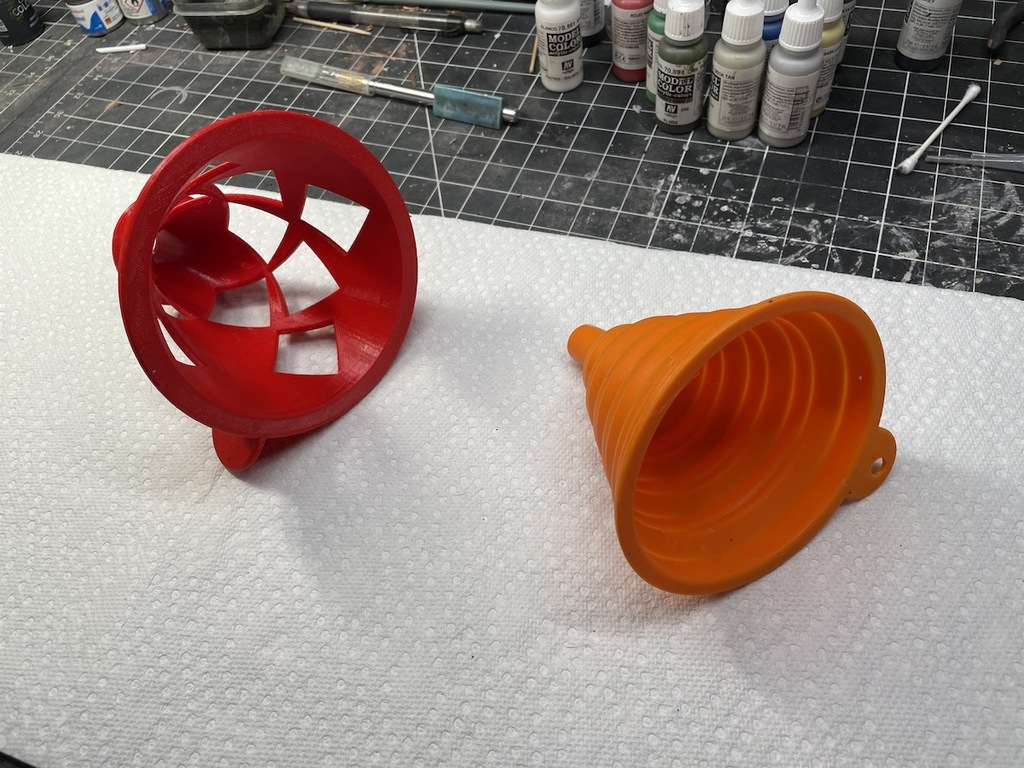 Support for Silicone Funnels by khattoum@yahoo.com | Download free STL ...