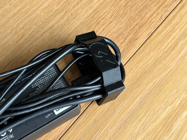 Laptop cable organiser by GeertL | Download free STL model | Printables.com