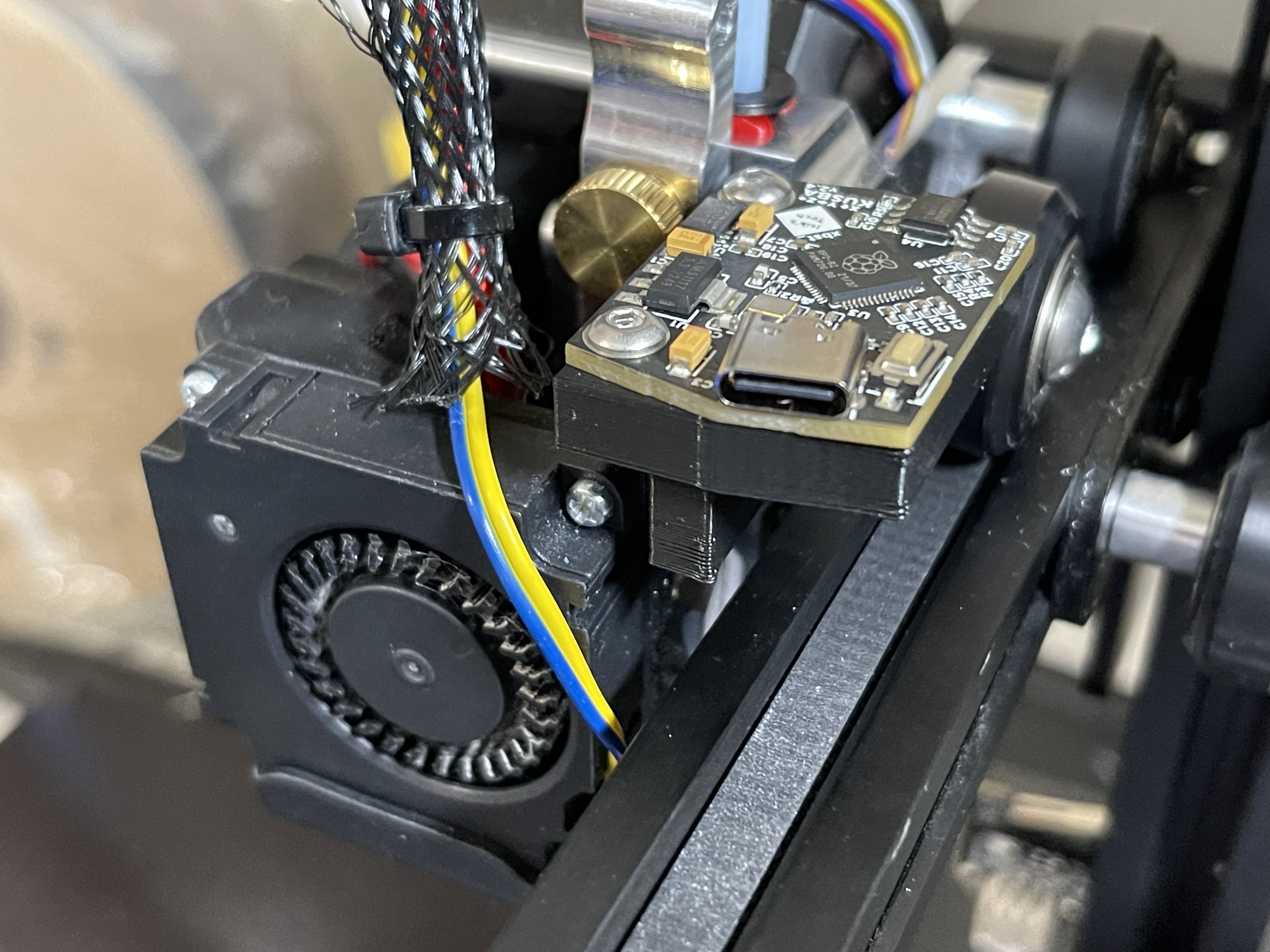 KUSBA Mount for Micro Swiss NG Extruder by luisillo | Download free STL ...
