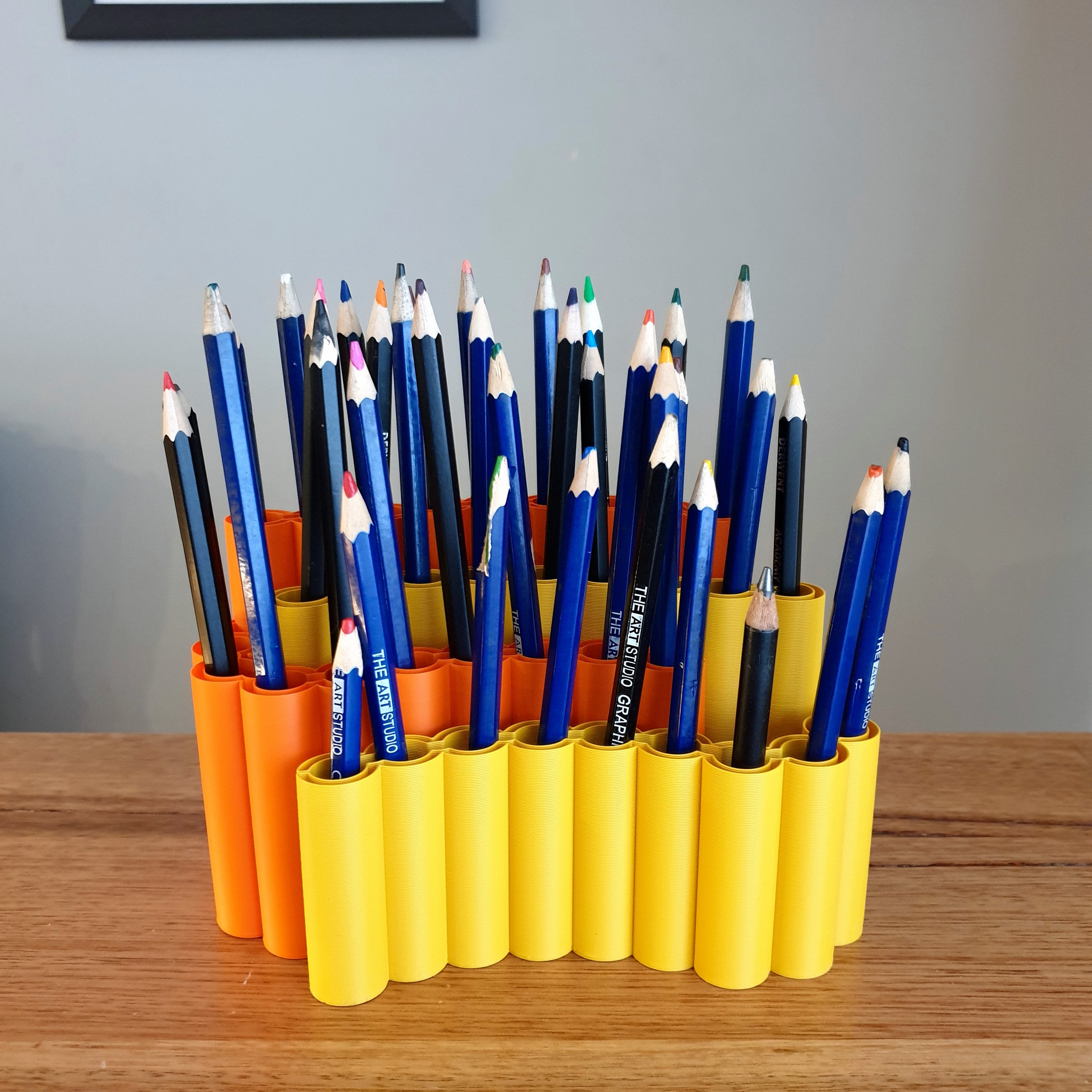 Two Colour Pencil Pot por 3DPrintBunny | Descargar modelo STL gratuito ...