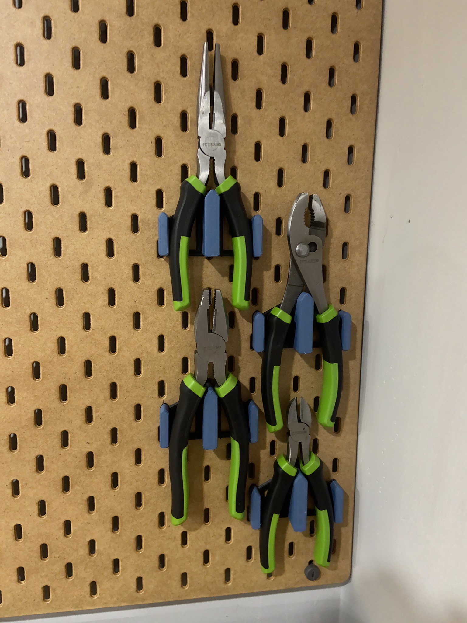 Skadis - Parameterized Pliers Holder by ed3d | Download free STL model | Printables.com