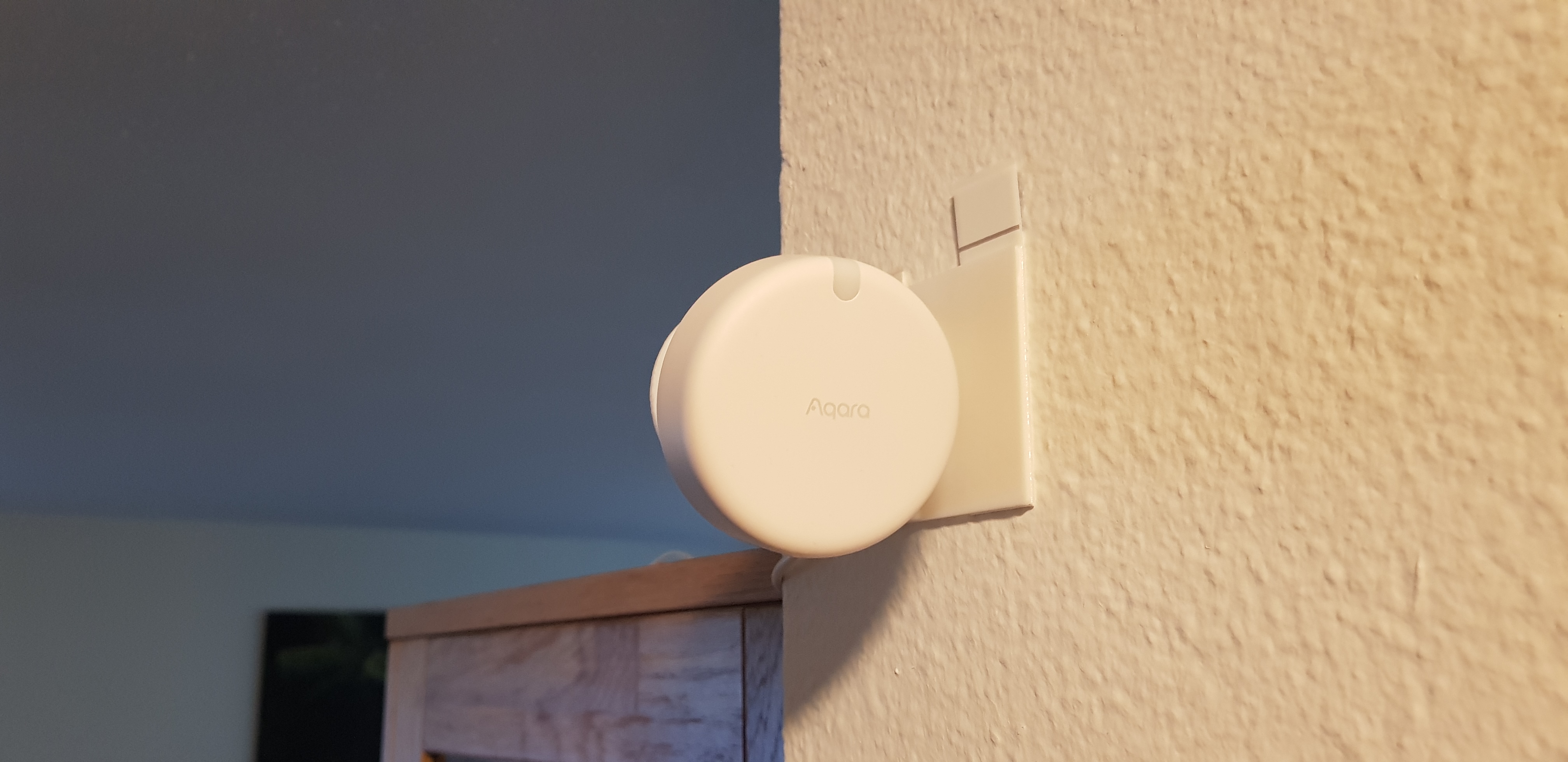 Aqara FP2 presence censor 110° angle wall mount or angled stand (wall ...