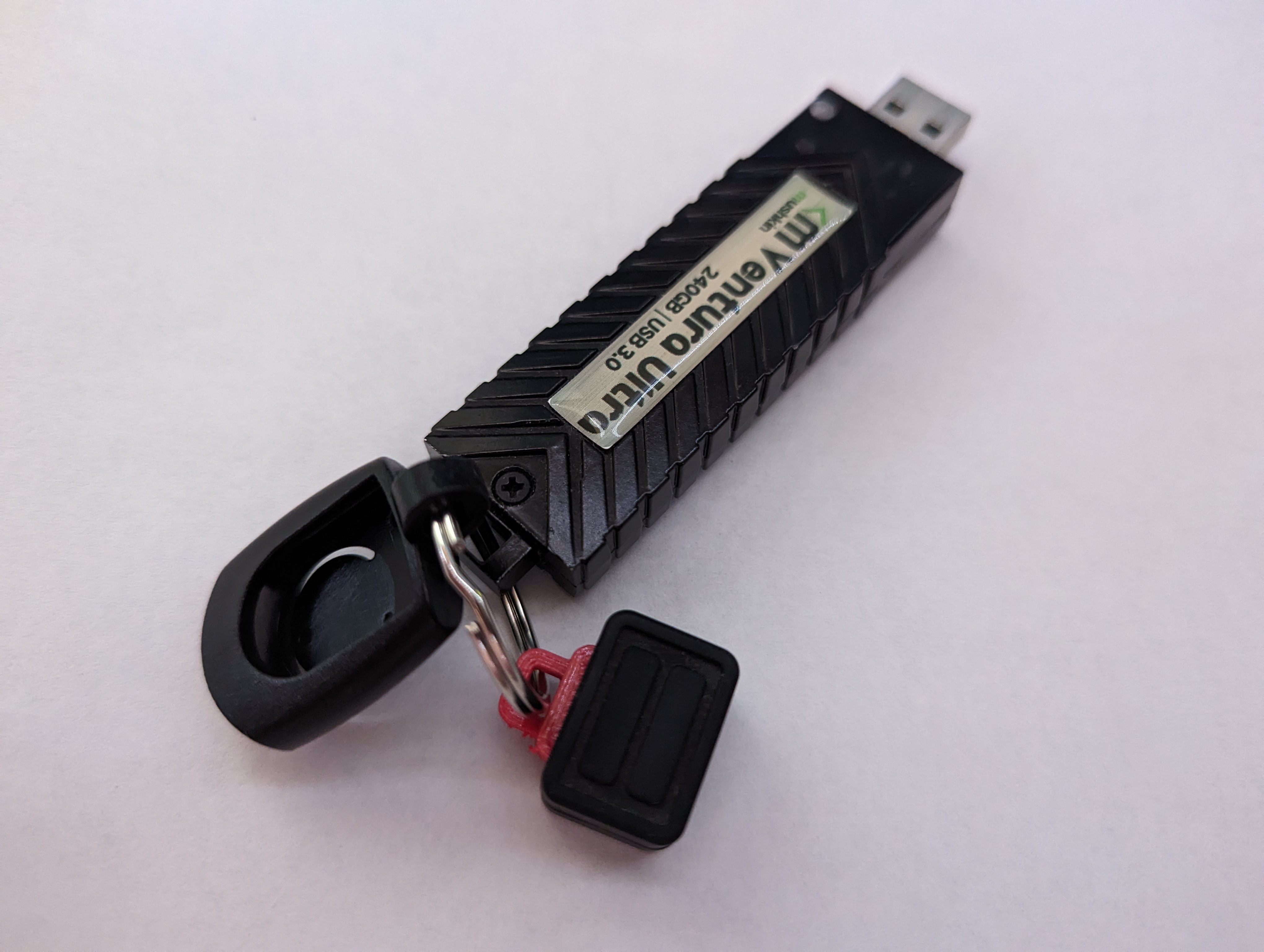 USB Cap Holder for Key Rings by WeekdayWeekend | Download free STL ...