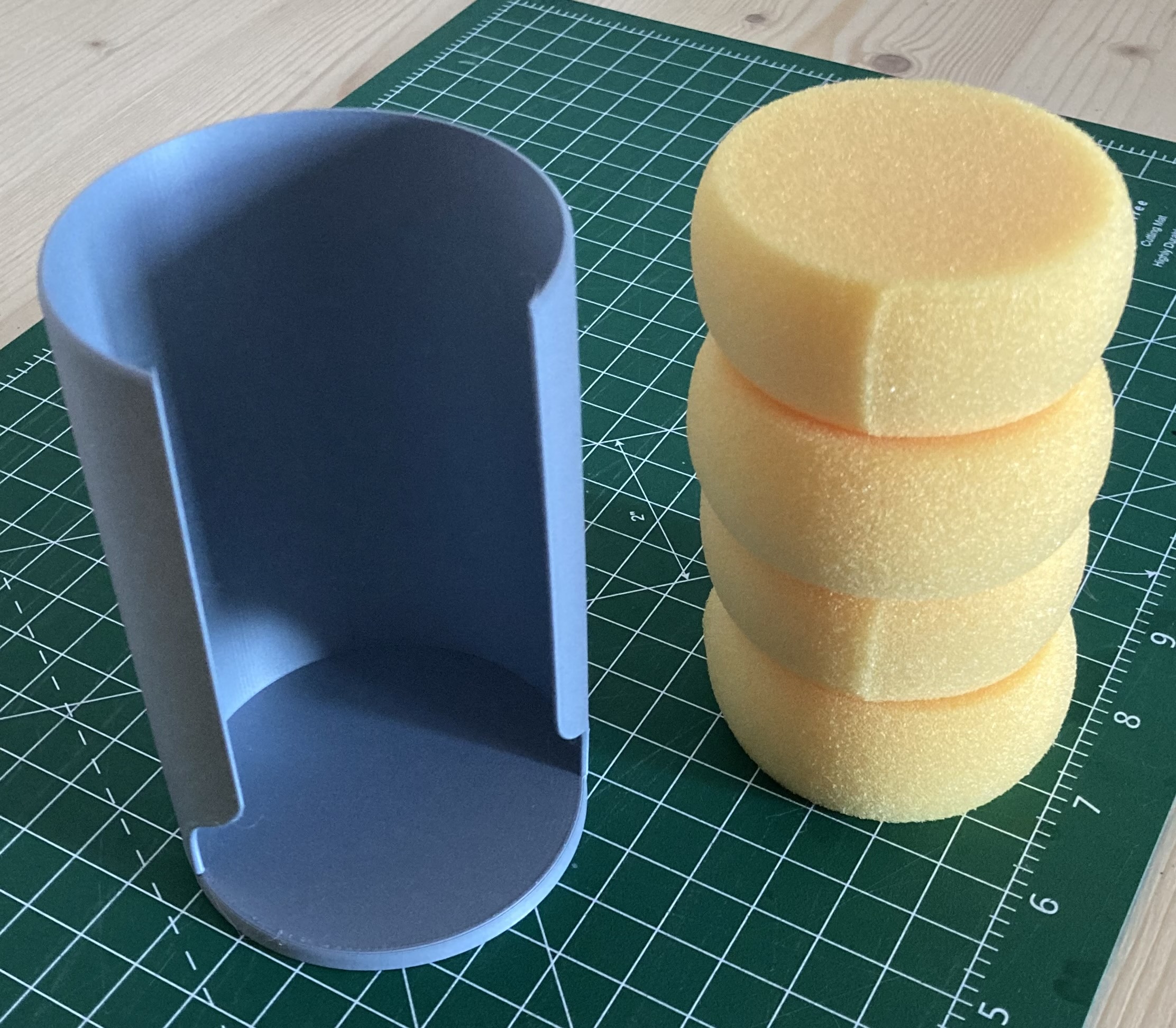 Round Craft Sponge Dispenser / Holder by TMTYL | Download free STL ...
