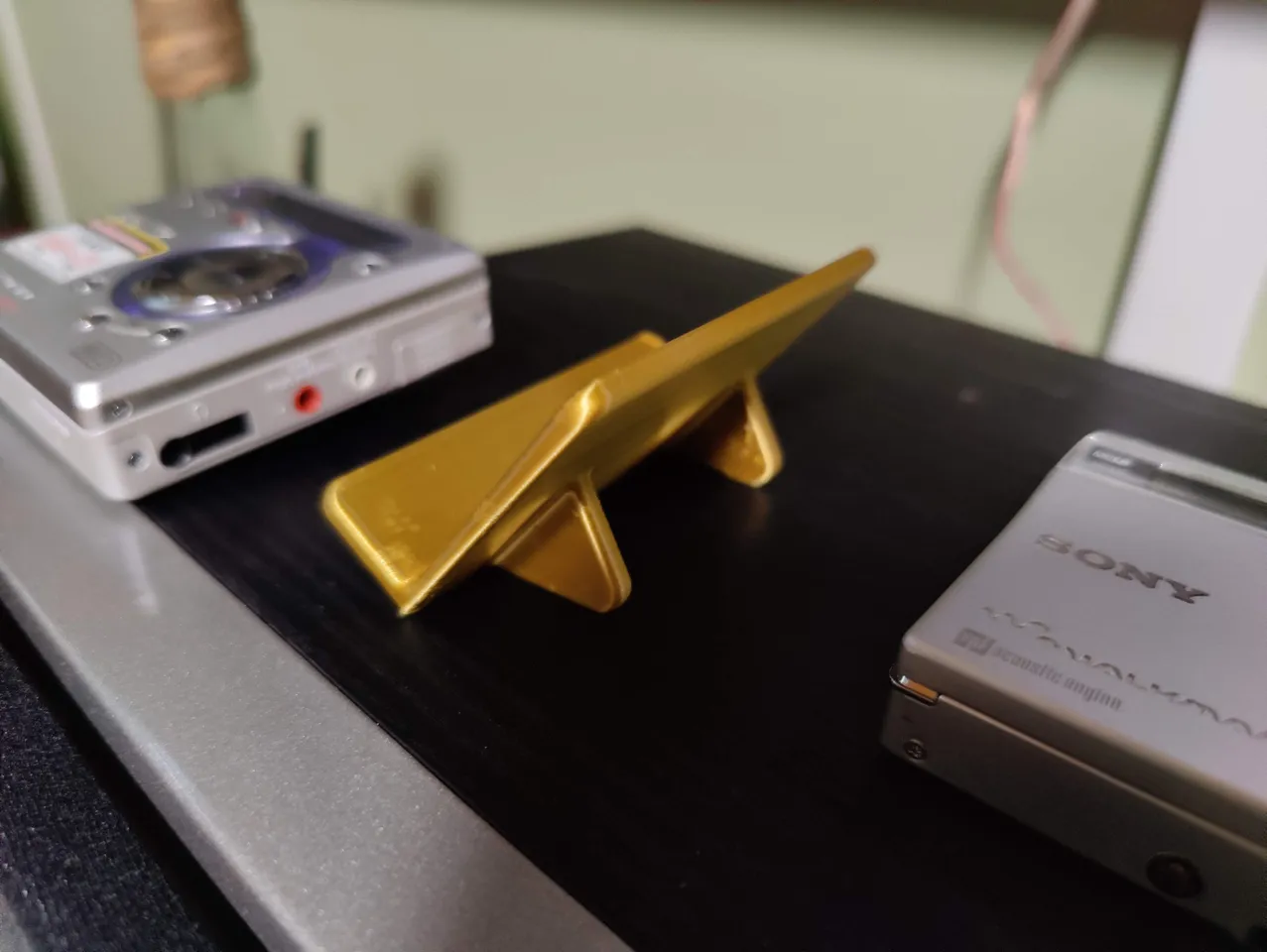 Sony Minidisc Walkman display stand by taeraeyttaejae | Download free ...