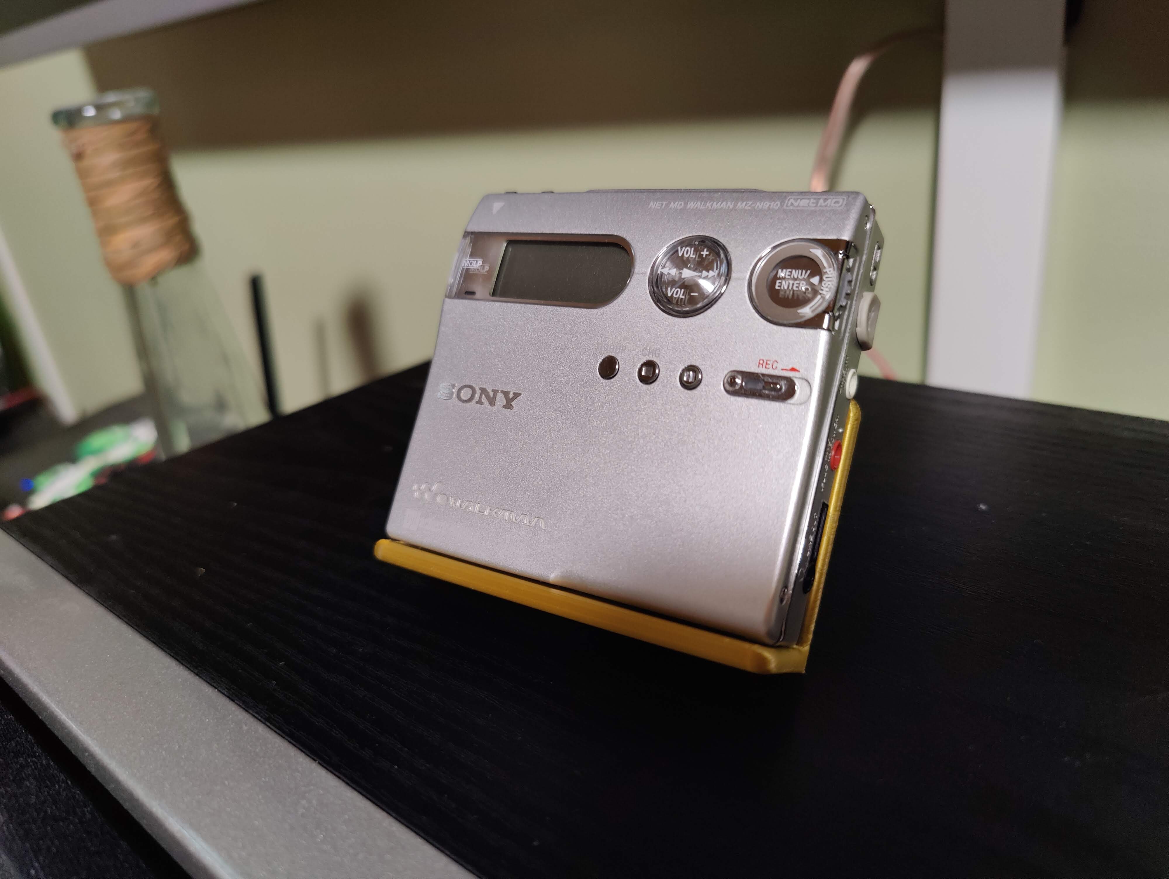Sony Minidisc Walkman display stand by taeraeyttaejae | Download free ...