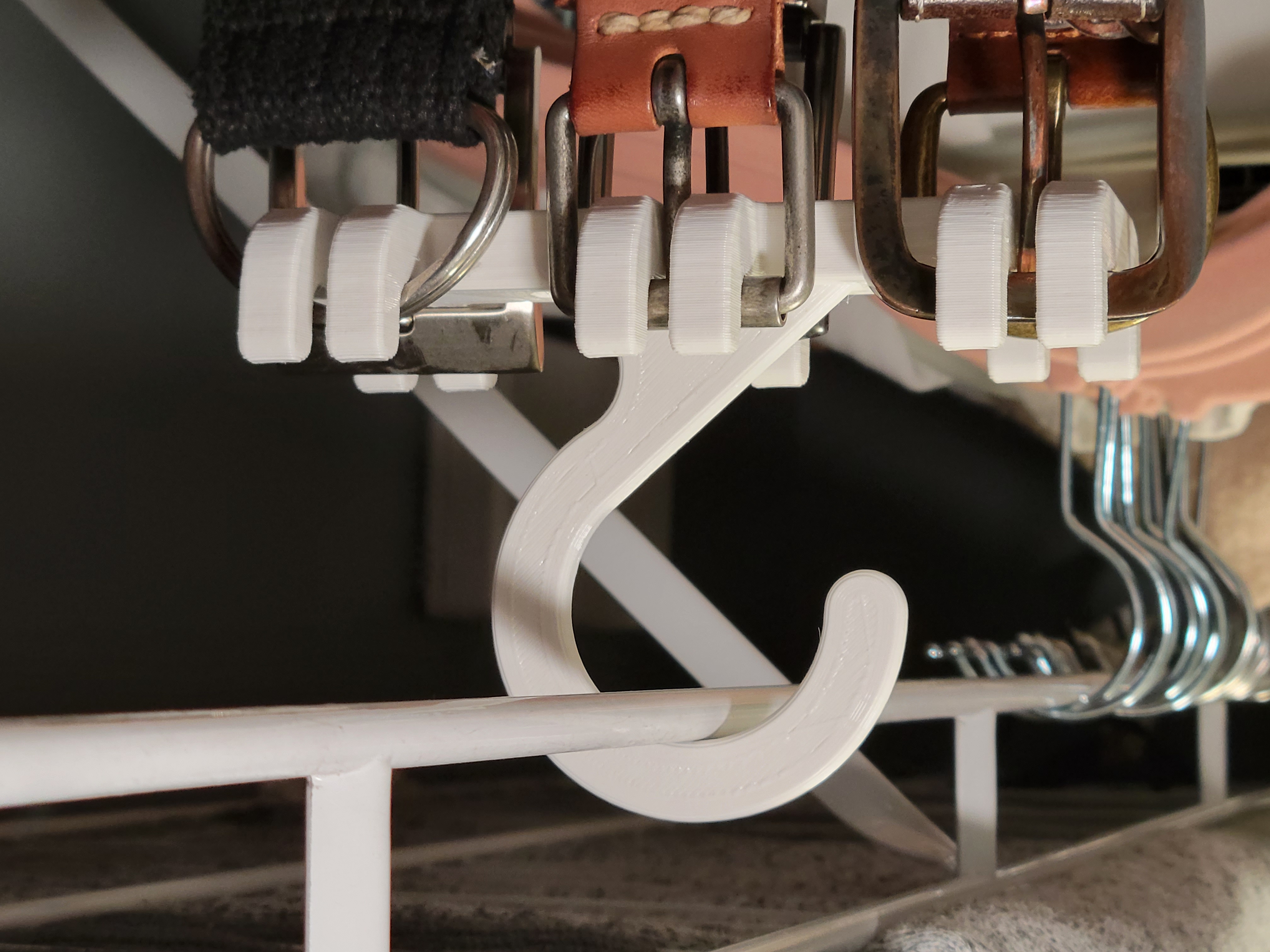 Belt Organizer Hanger (6 or 8 belts) by edmomot | Download free STL ...