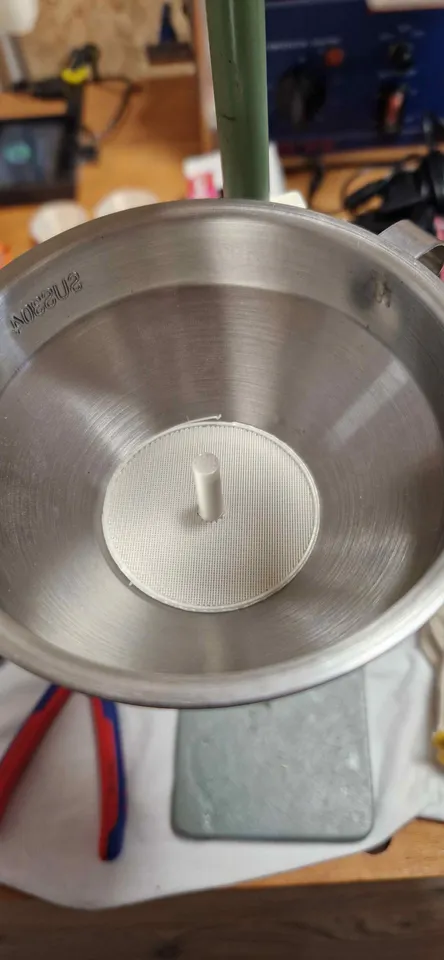 Resin Filter for my Funnel by riethmueller | Download free STL model ...