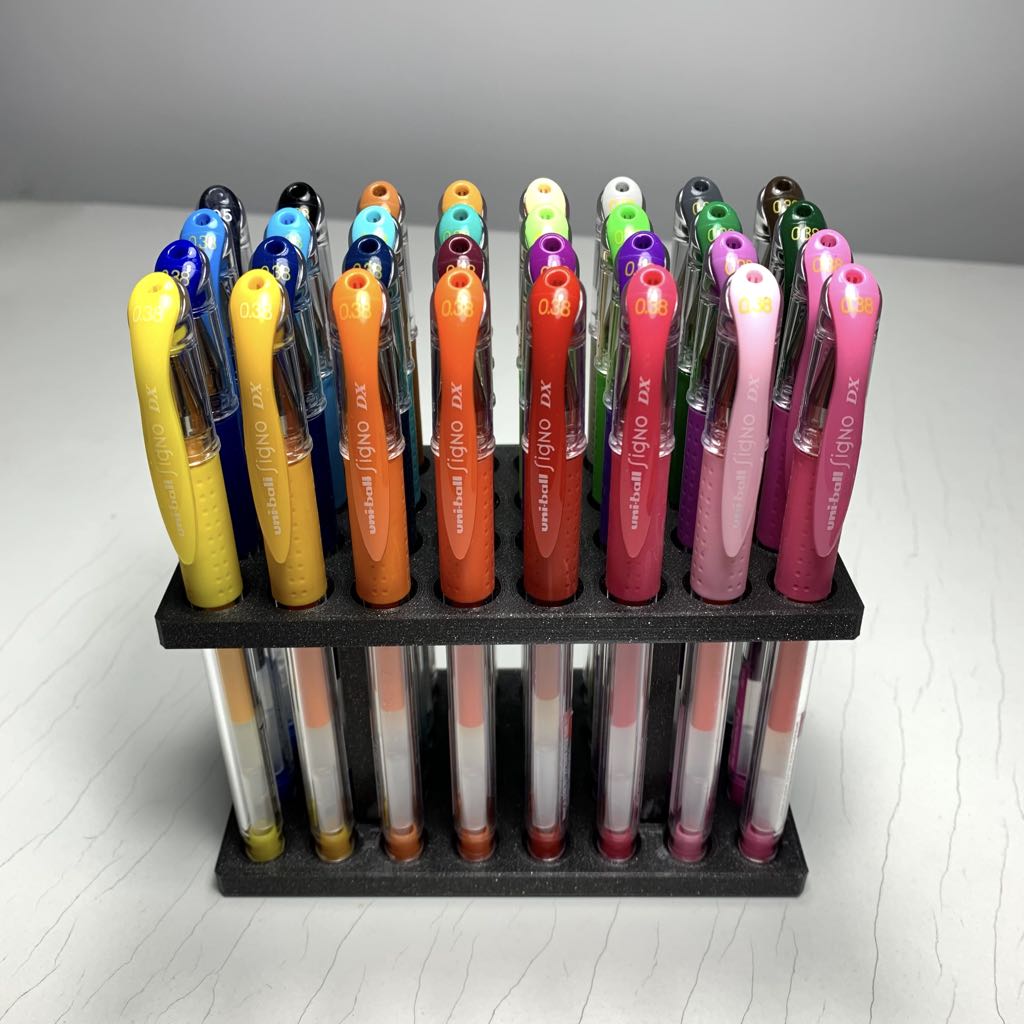 Signo Mitsubishi UNI Uni-ball Gel Ink Pen (0.38 mm) Stand by Matthew ...