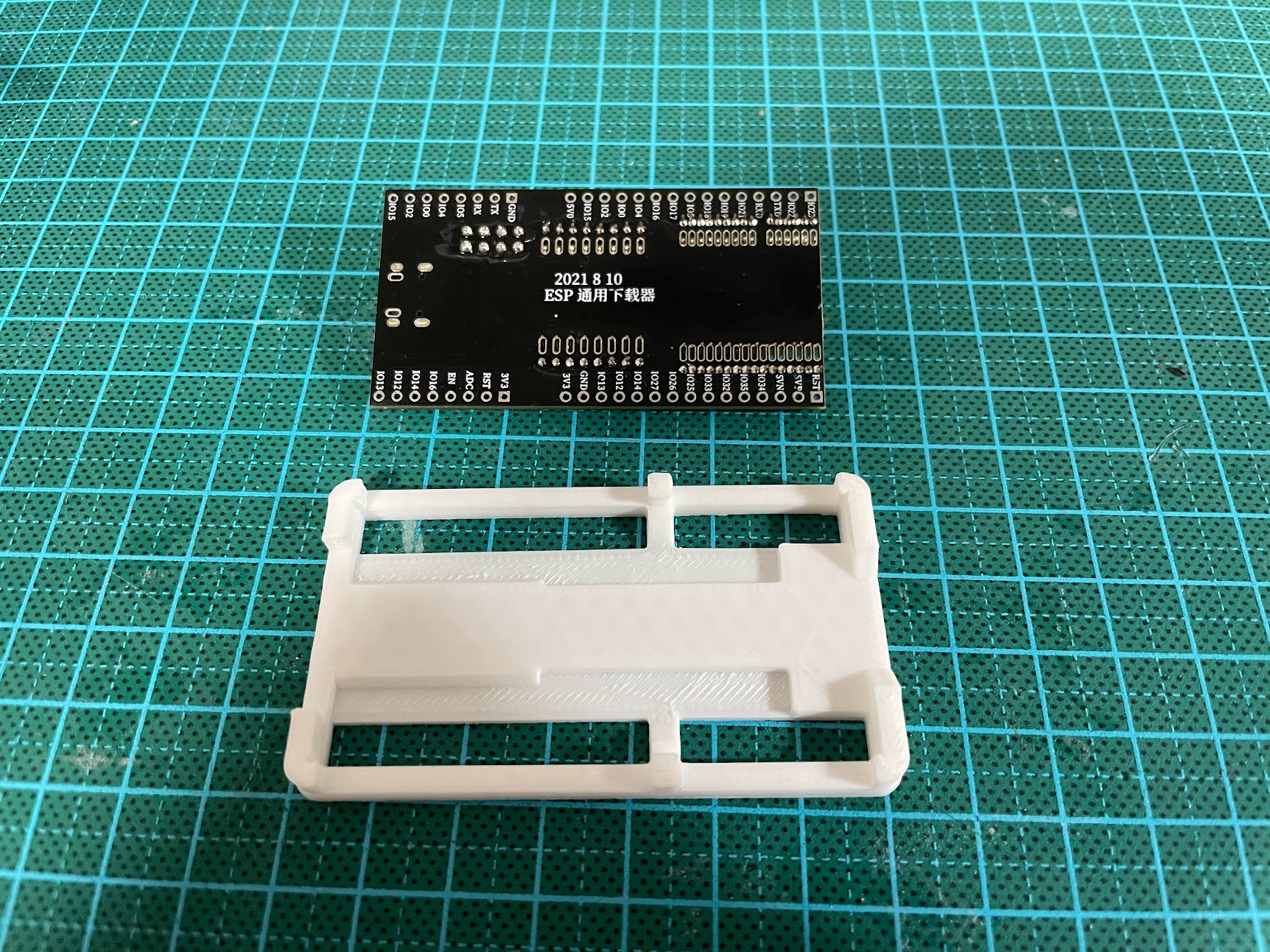 ESP Programmer Socket Bumper Case (ESP-12, ESP32) by mattjacobson ... ESP Programmer Socket Bumper Case (ESP-12, ESP32) by mattjacobson ...