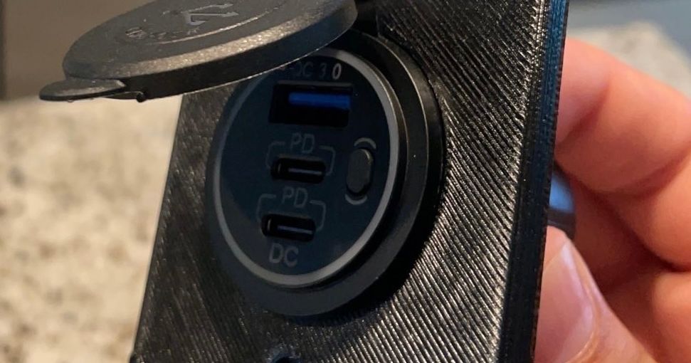 Mounting plate for RV 12V or USB socket by mdshw5 | Download free STL ...