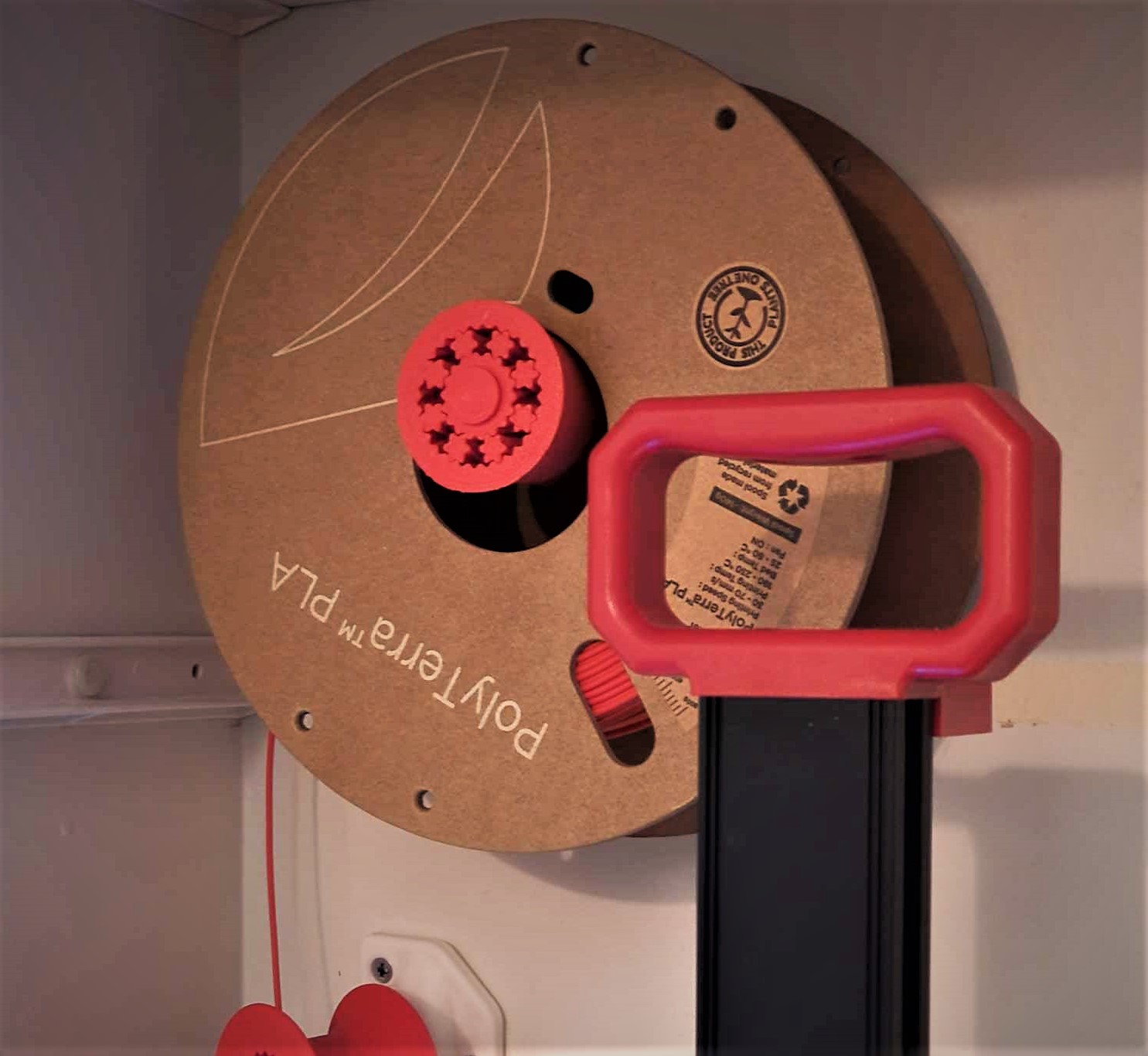 Wall mounted rolling spool holder. by Echolalia | Download free STL ...