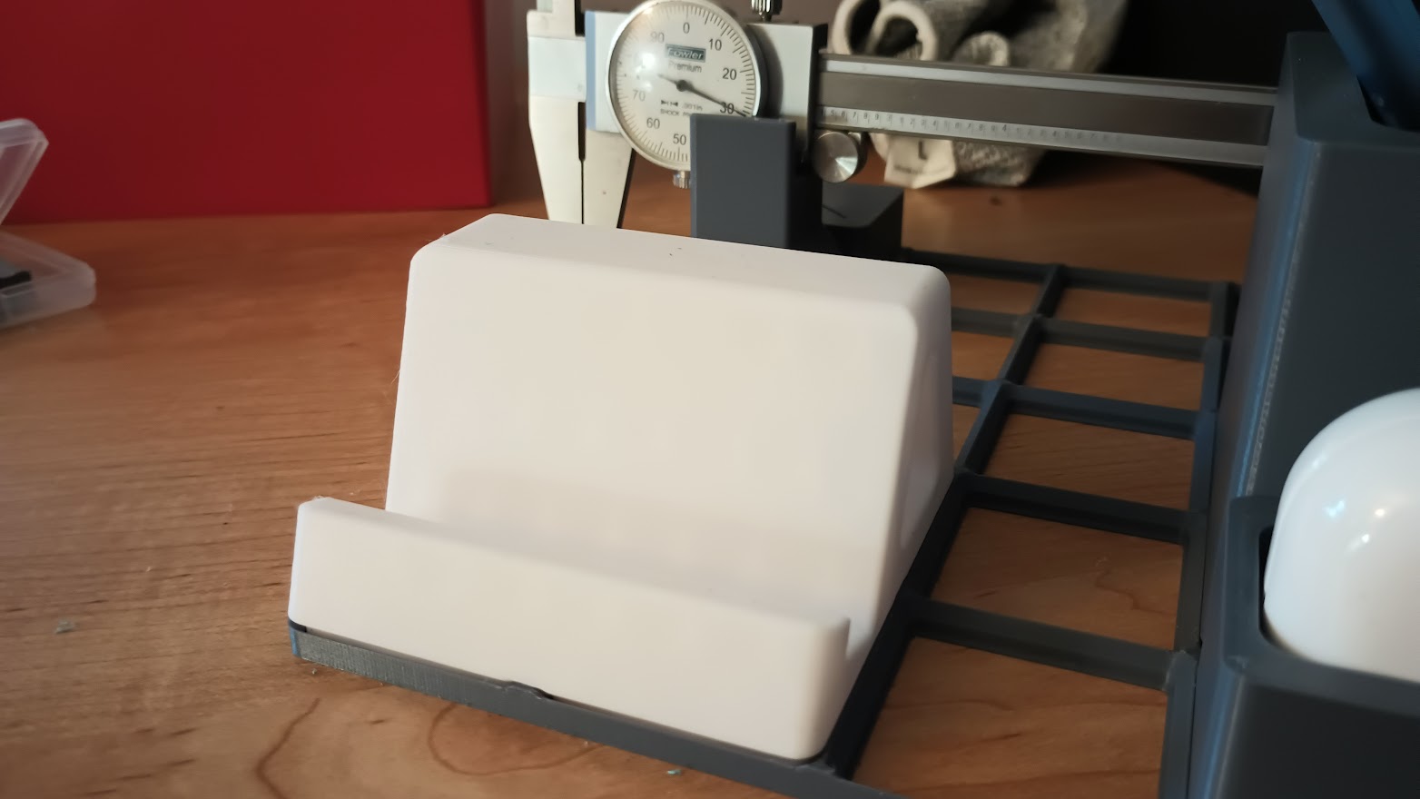 Simple Phone Stand for Gridfinity 2x2 by hamsamsquanch | Download free ...