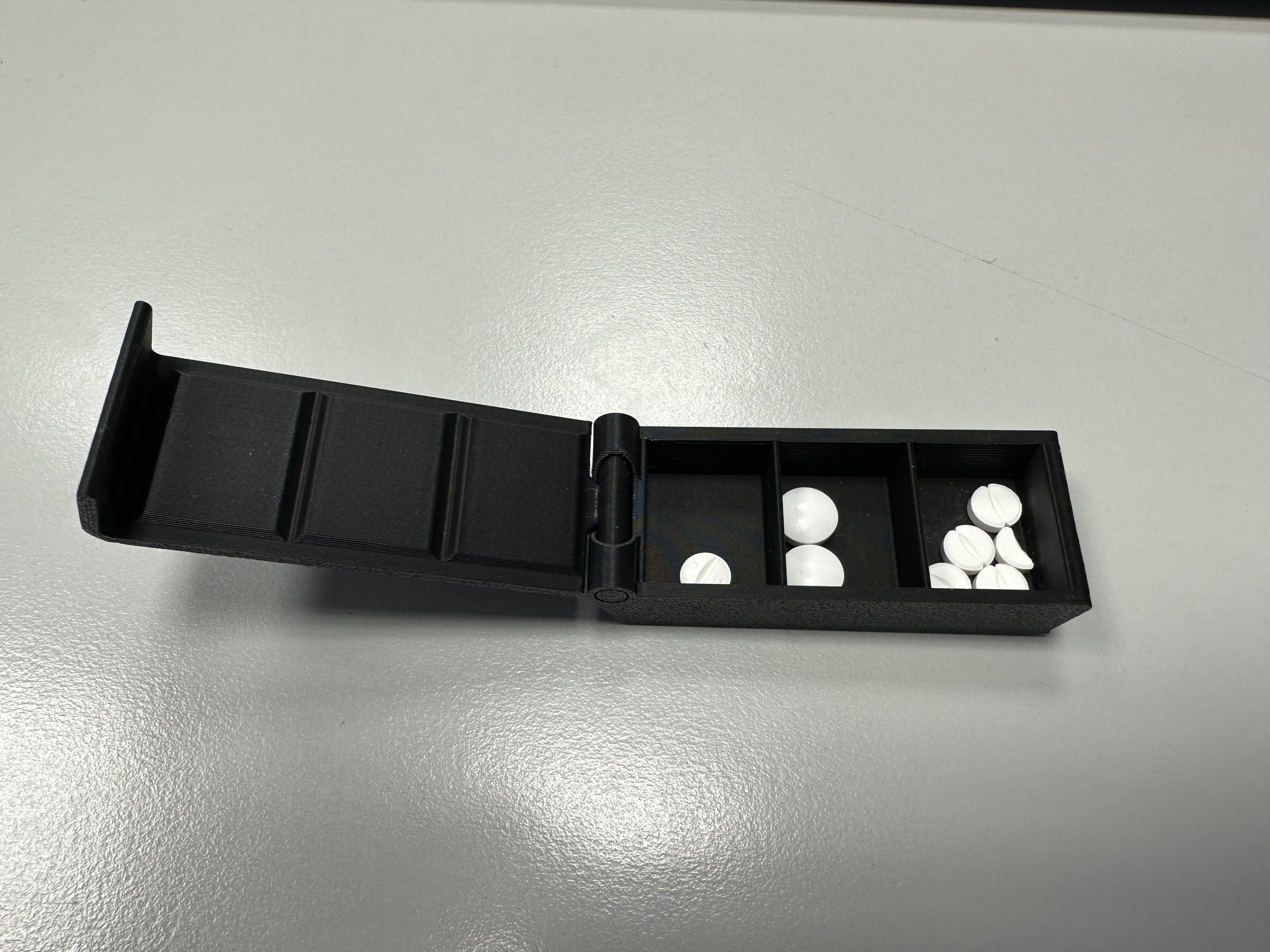 Small Pill Container by Rainer Blitzknall | Download free STL model ...