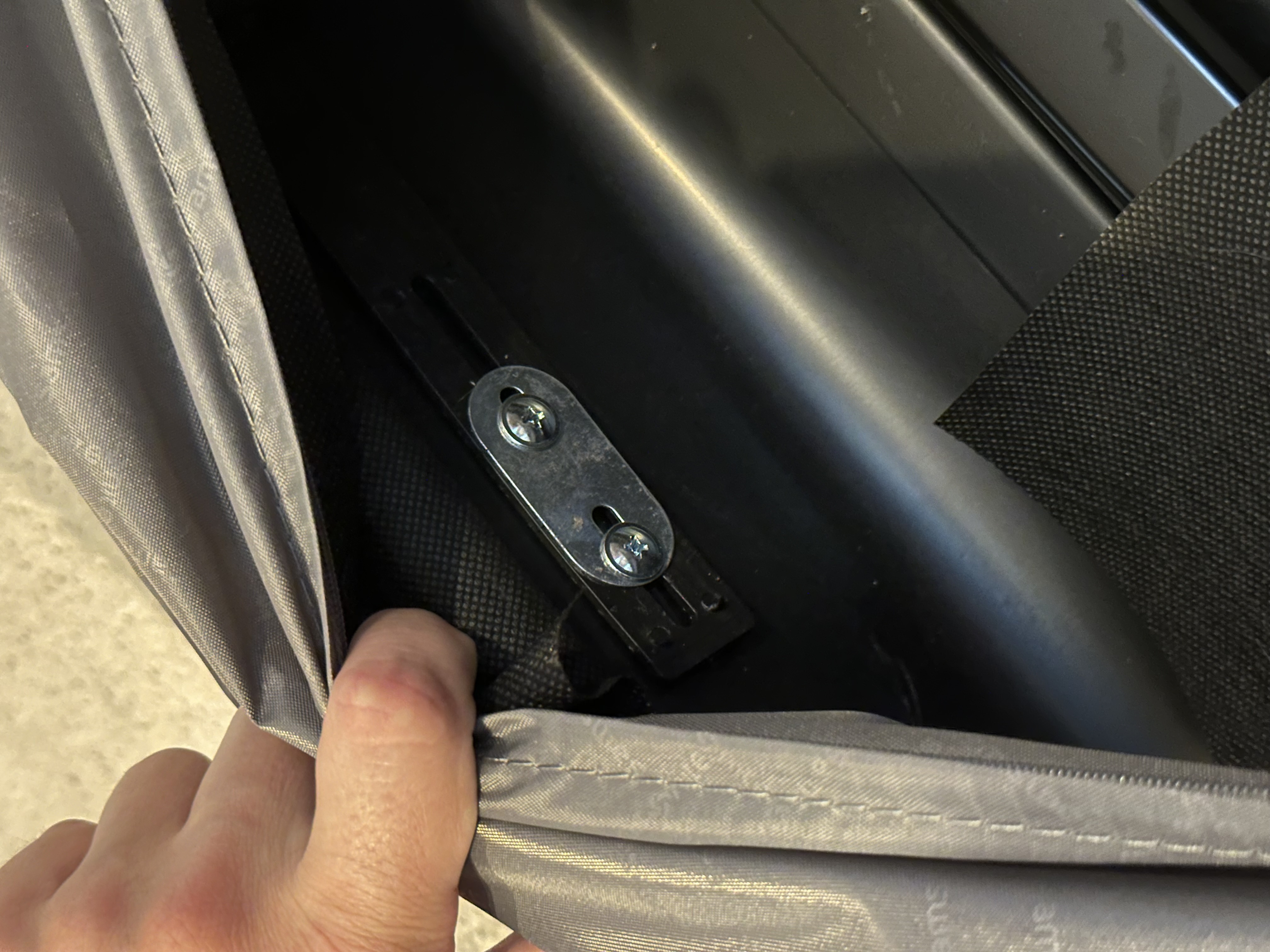 Samsonite AirTag Hidden Compartment by aiannazzone | Download free STL ...