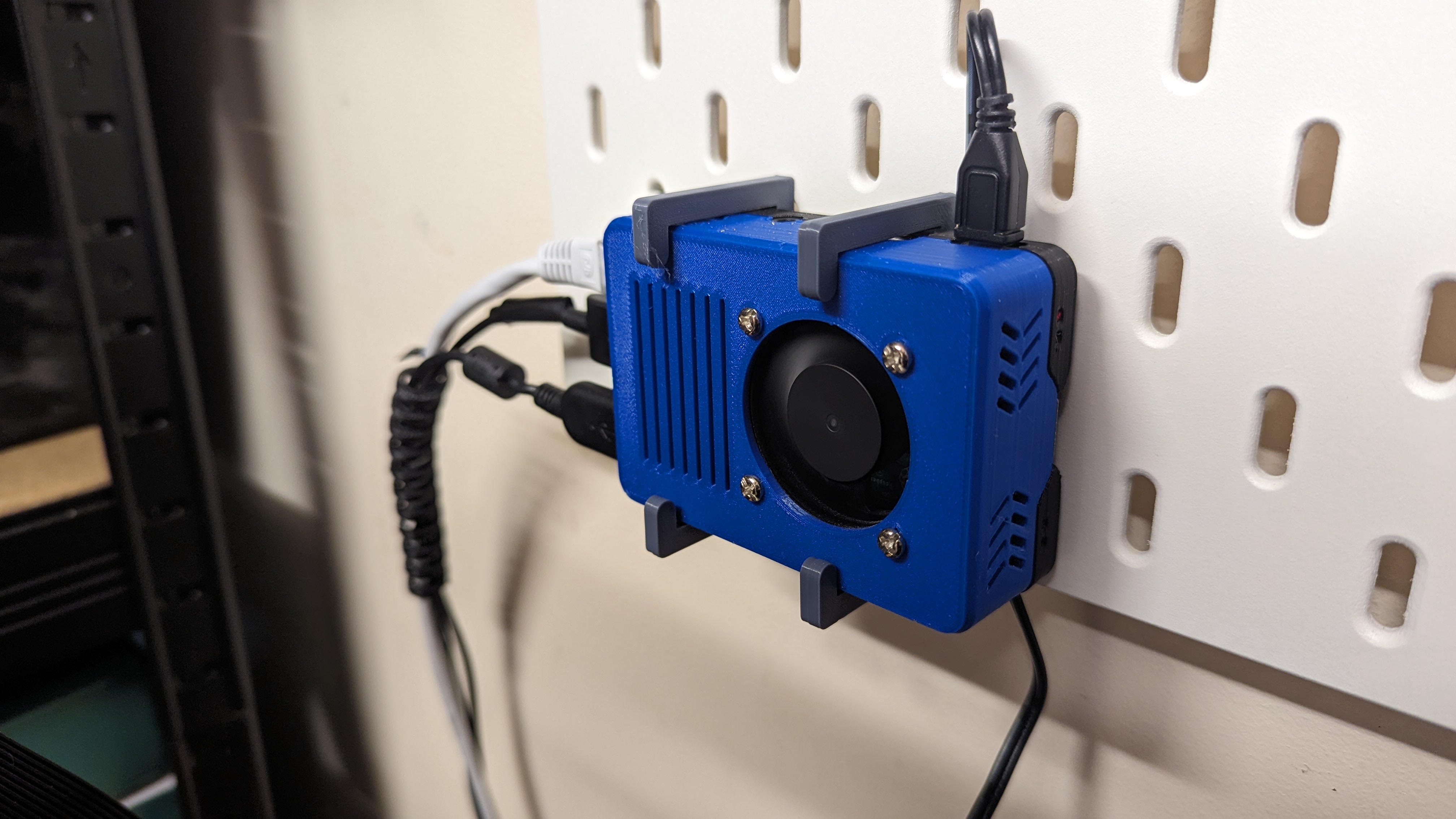 Skadis mount for Malolo case (with 40mm fan) by Speakoid | Download ...