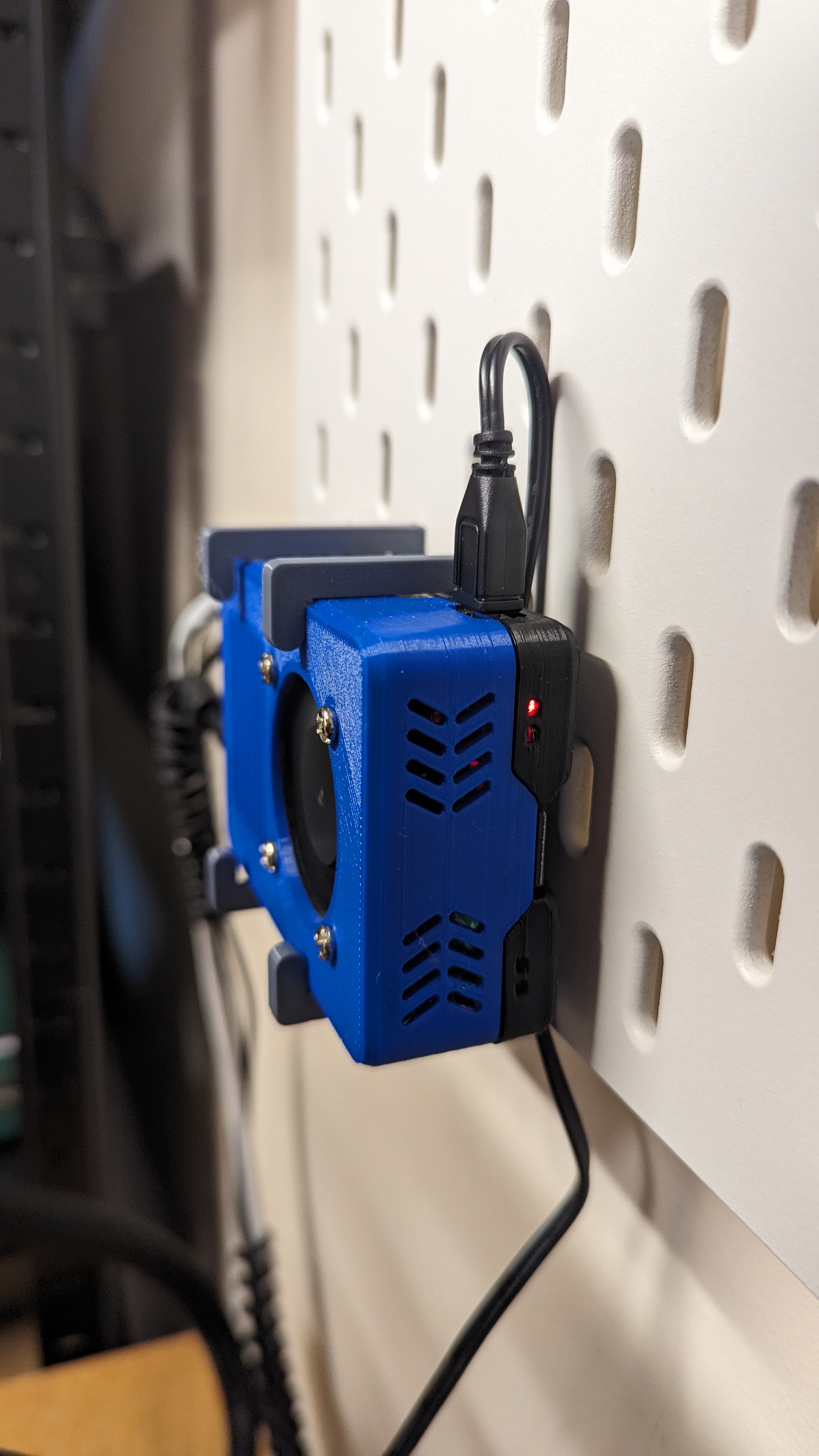 Skadis mount for Malolo case (with 40mm fan) by Speakoid | Download ...