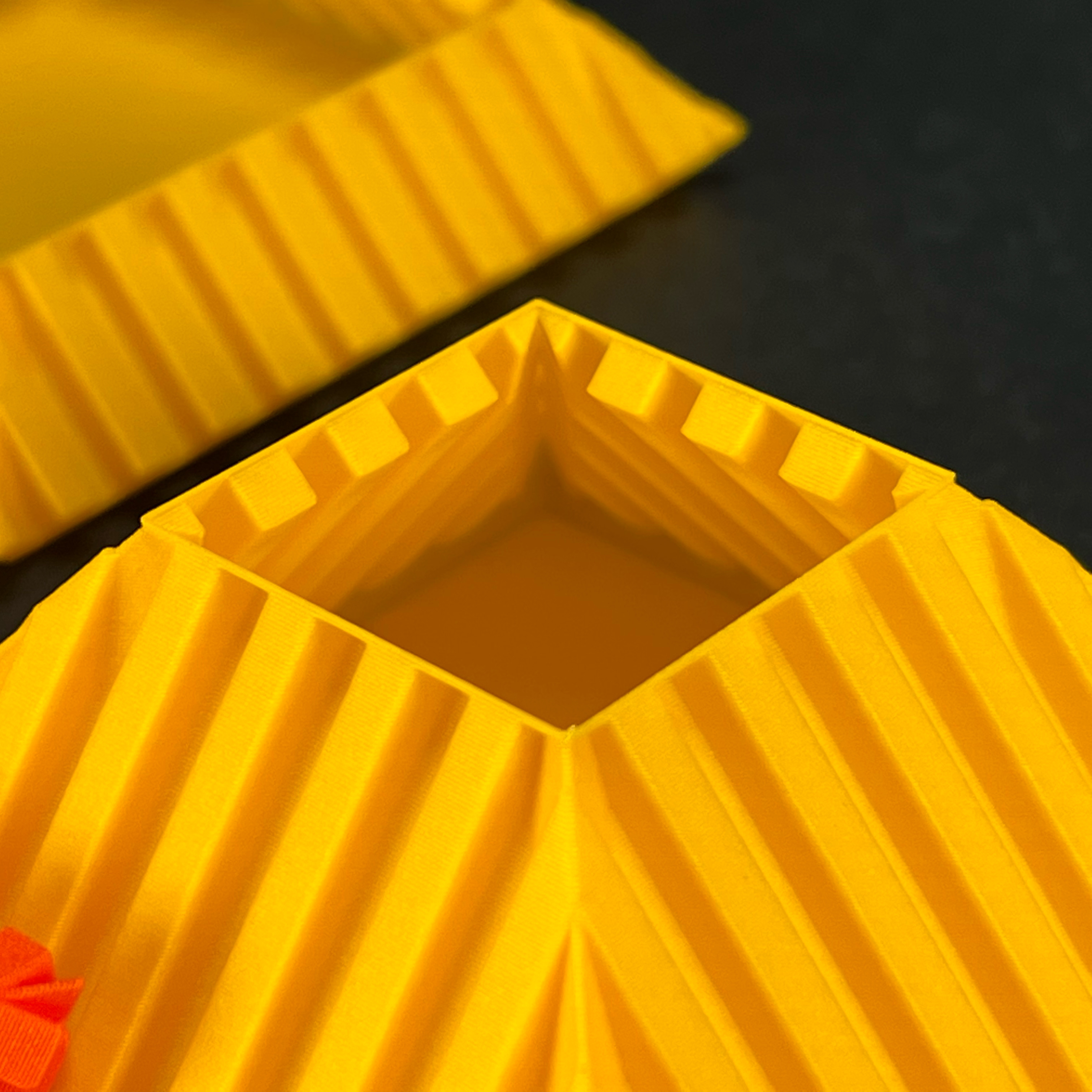 712 Industrial Pyramid Vase by Clockspring | Printables Store