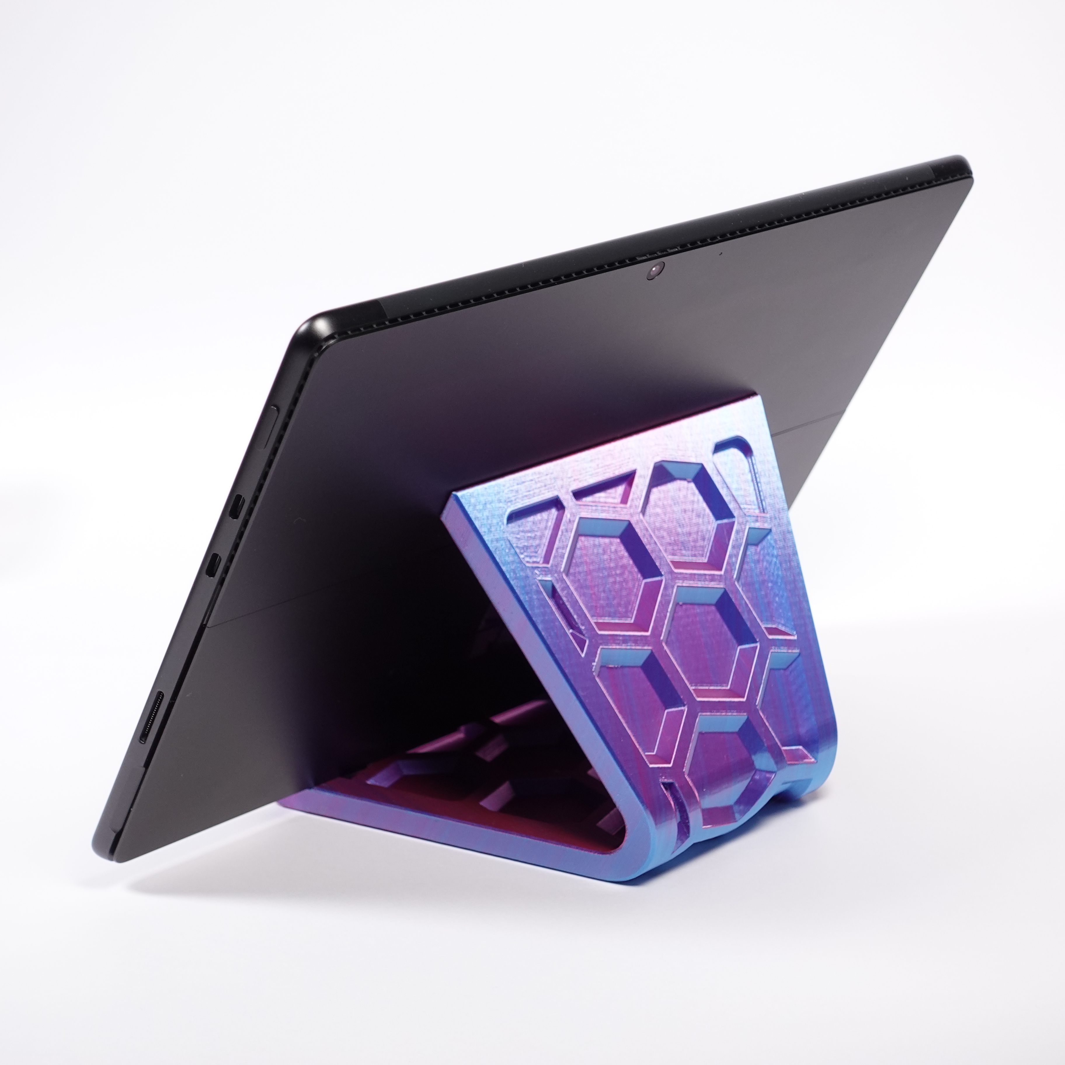661 Hex Sweep Tablet and Phone Stands by Clockspring | Printables Store