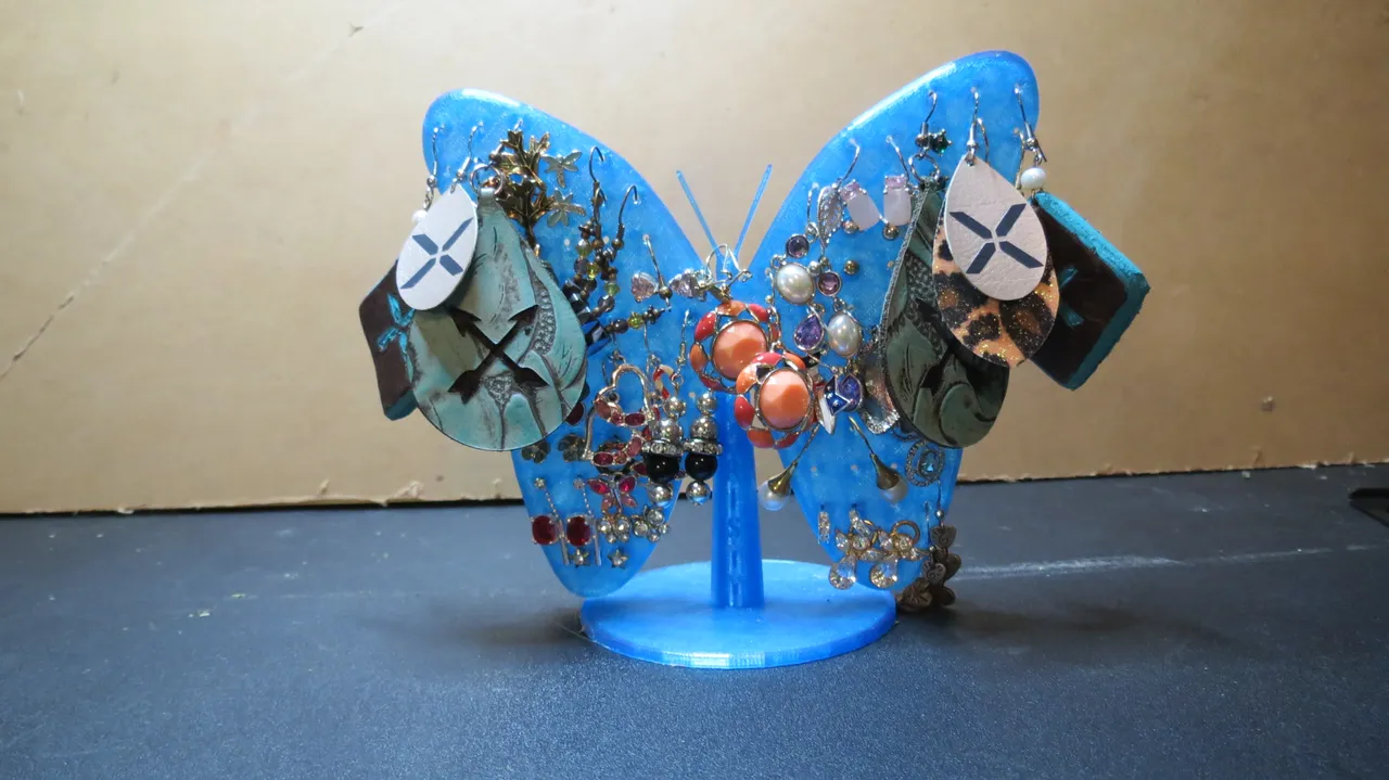 BUTTERFLY EARING STAND by KBartels | Download free STL model ...