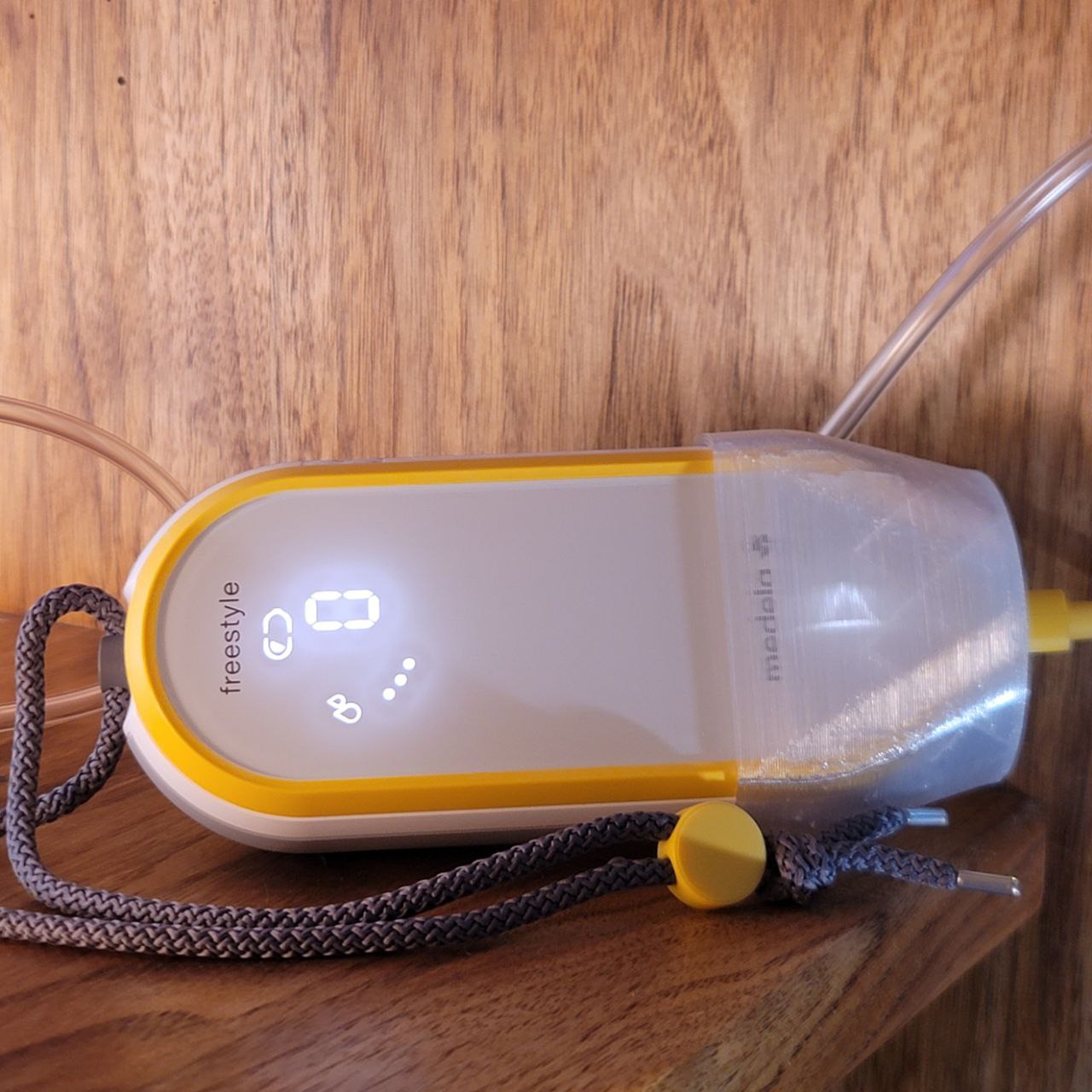 Medela Freestyle Stand + Pause Blocker by kcluchey | Download free STL ...