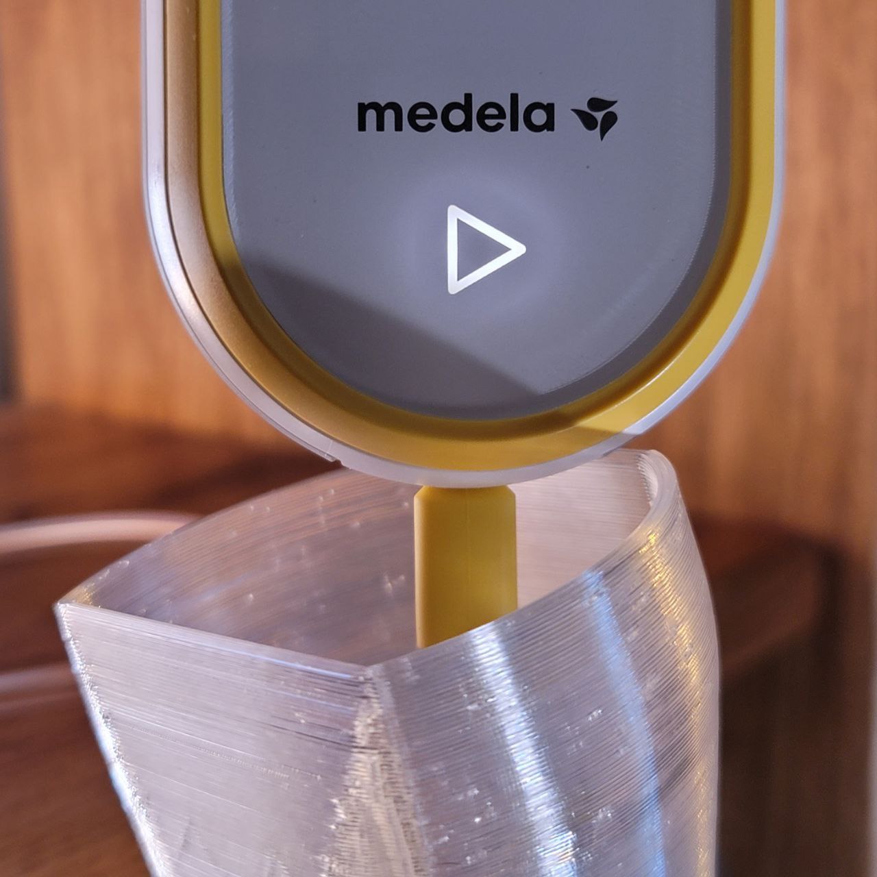 Medela Freestyle Stand + Pause Blocker by kcluchey | Download free STL ...
