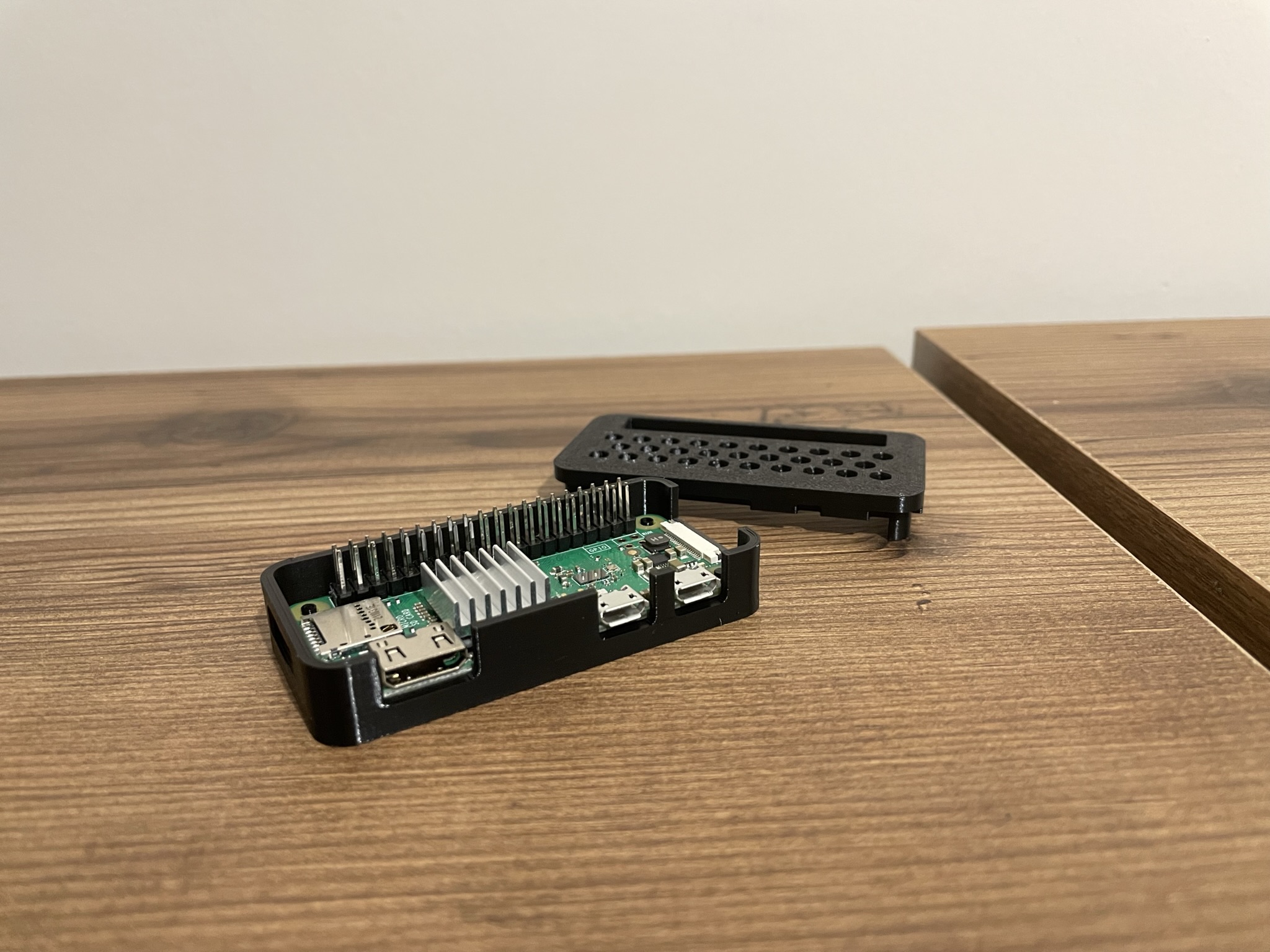 Improved Raspberry Pi Zero Case by Ata Kerem | Download free STL model ...