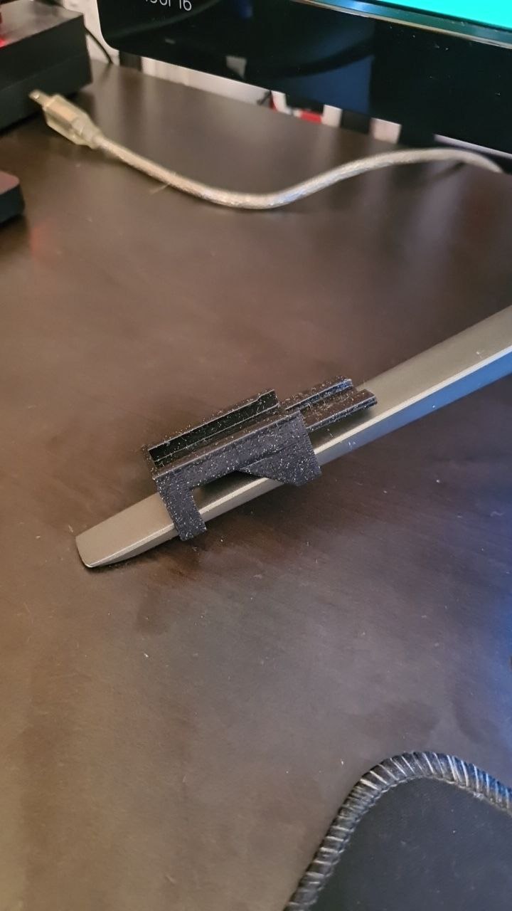 USB-C Yubikey holder for Philips monitor stands by alufers | Download ...