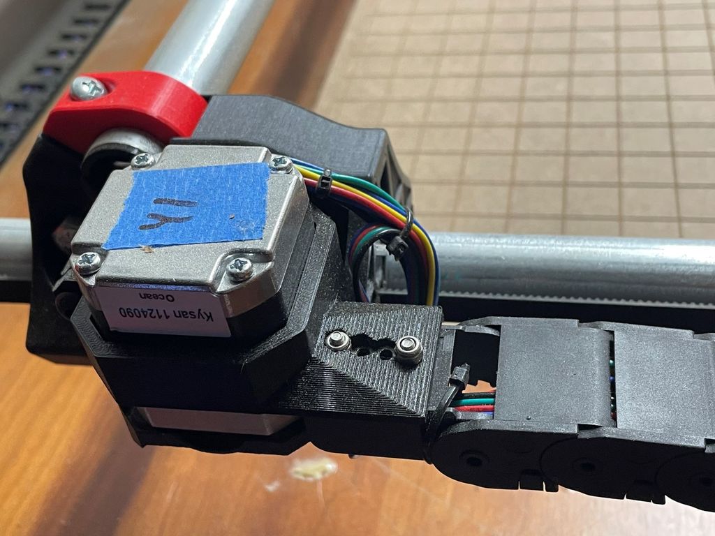 MPCNC Primo Nema17 drag chain mounts by Erik van de Pol | Download free ...