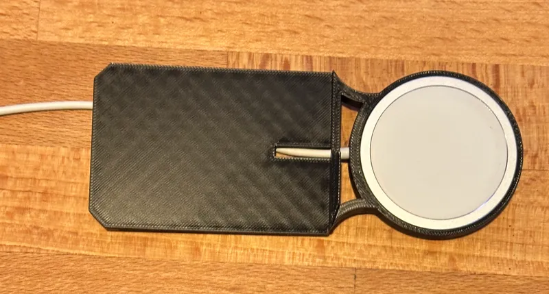 Magsafe Monitor Mount for iPhone by Duderino | Download free STL model ...