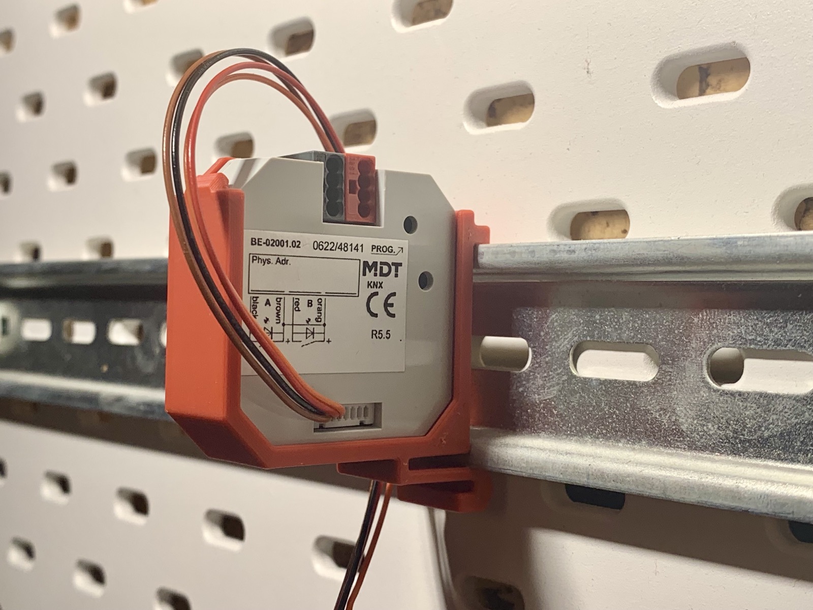 DIN rail mount for MDT BE-0x0001.02 KNX binary input field module - now with Wago picoMAX ...