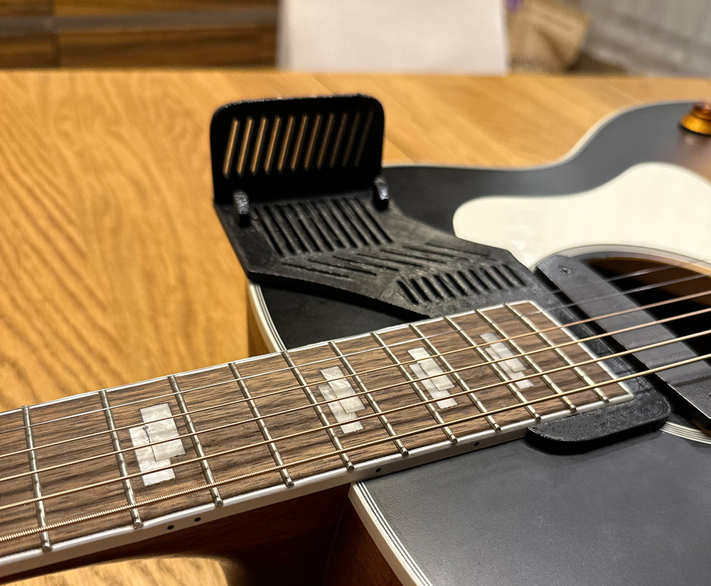 Phone mount for guitar by Oleg Kolokolov | Download free STL model ...