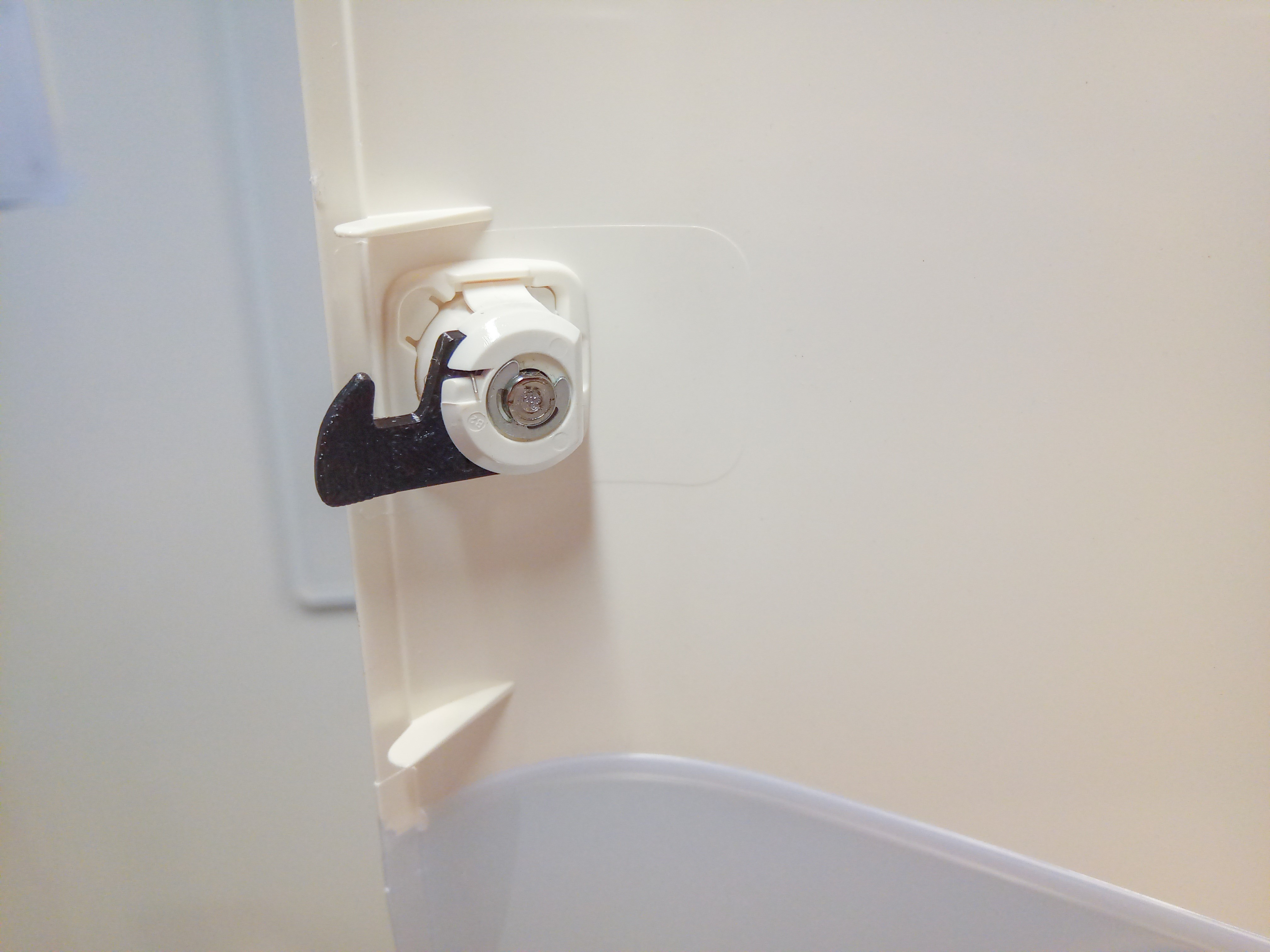 Tork H2 Paper Dispenser - Locking Lever by n.leinad | Download free STL ...