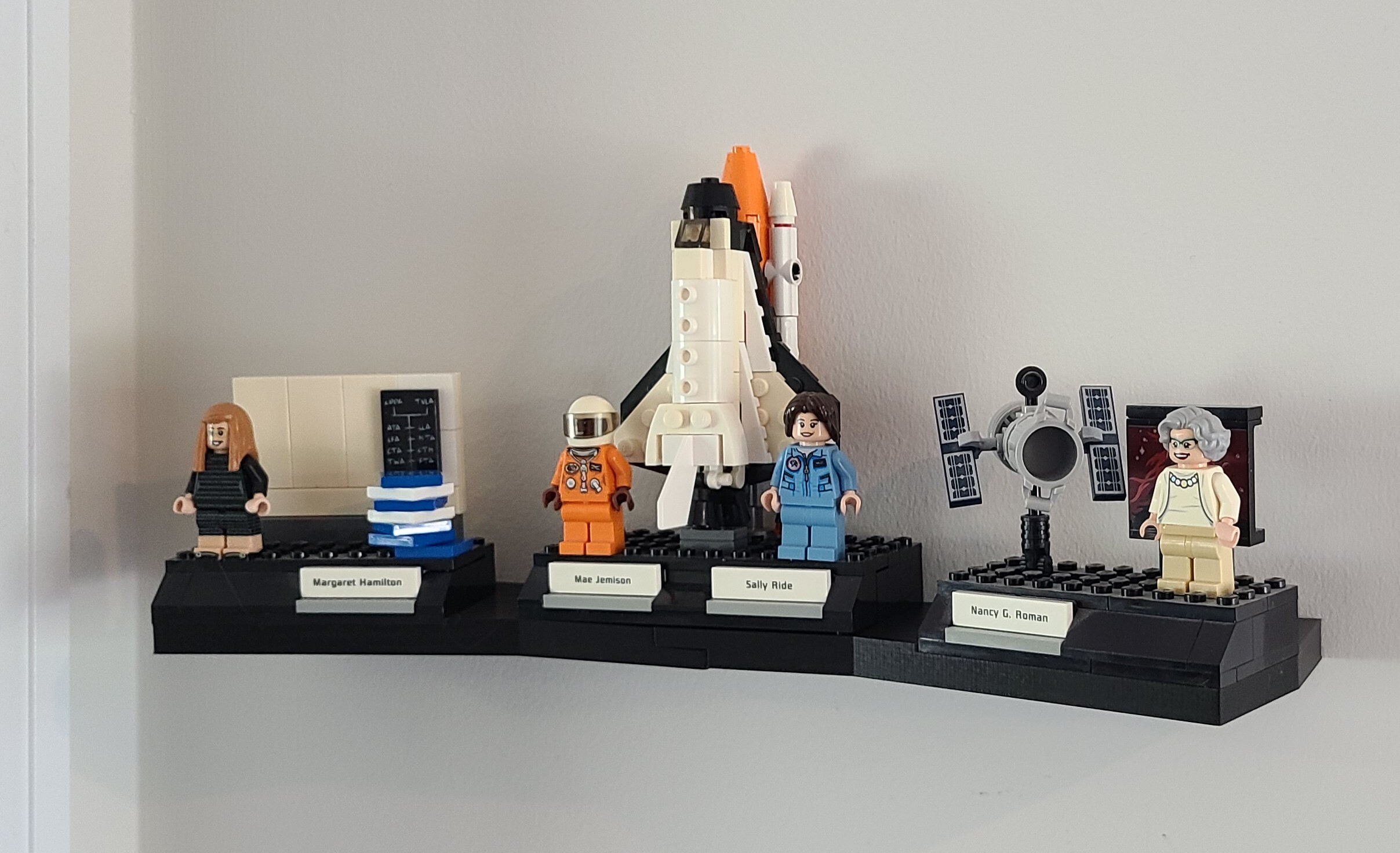 Lego Women of NASA Mount by Platonicsolid | Download free STL model ...