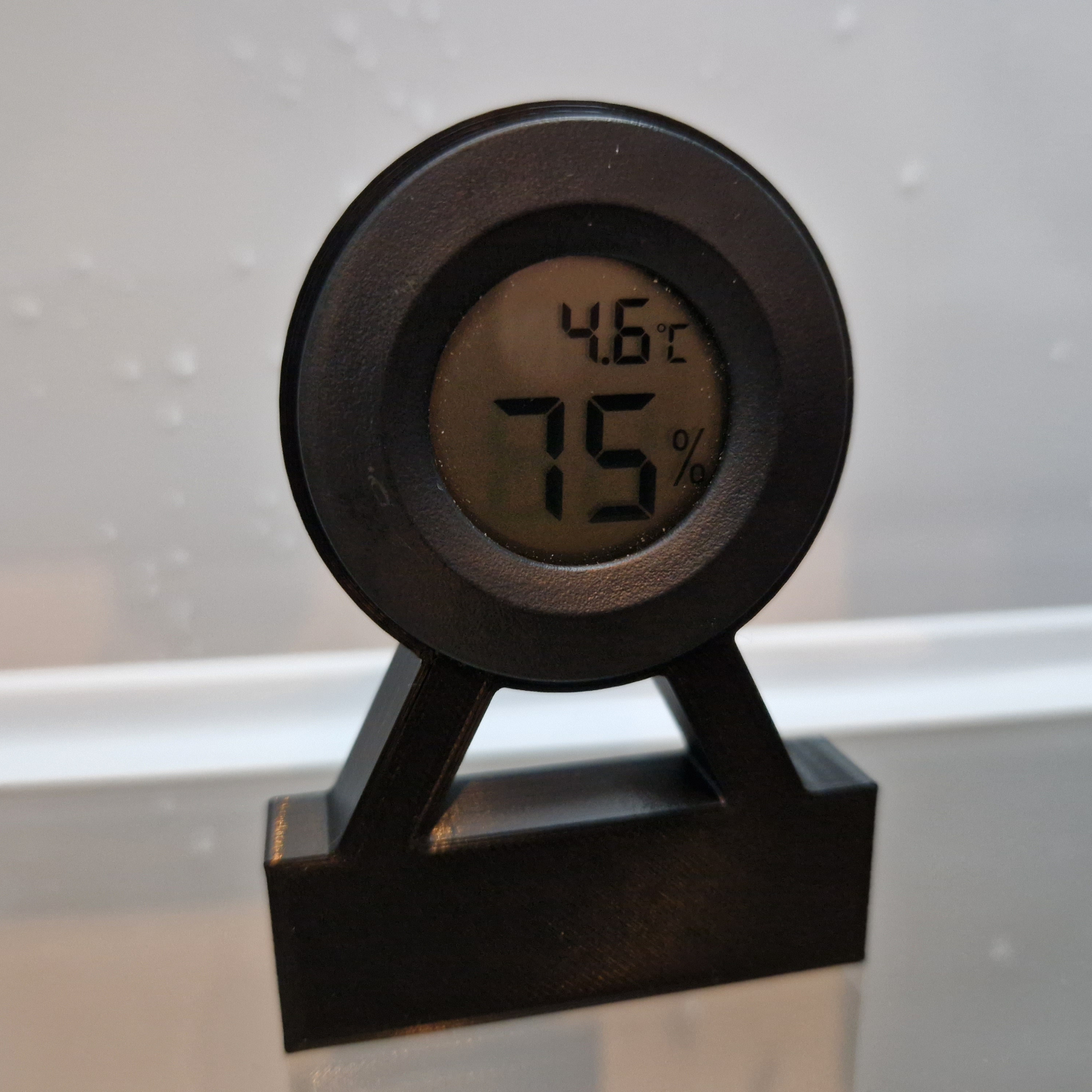 Circular Hygrometer Stand by KaPrints! | Download free STL model ...