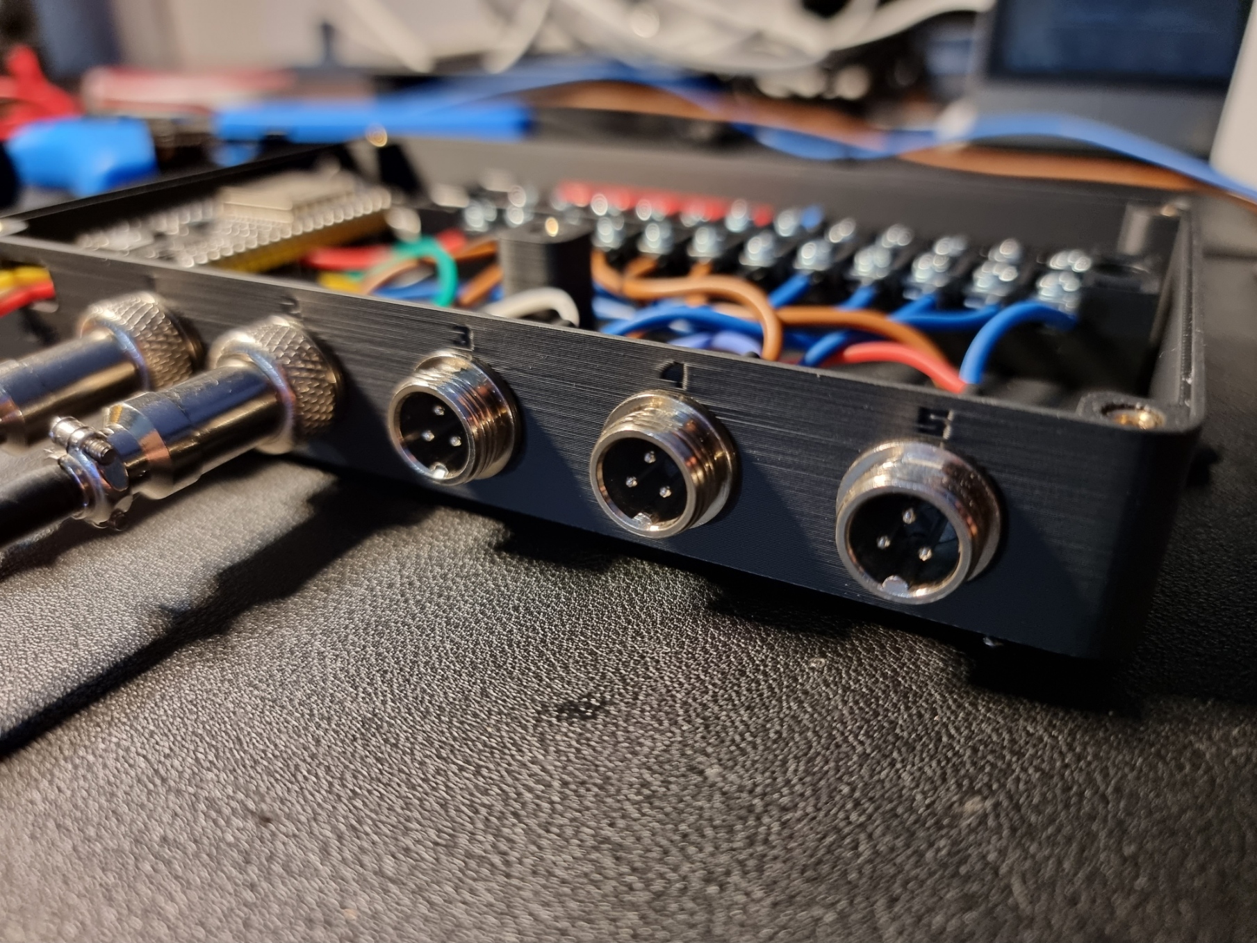 WLED gx12 controller box by LutraVulgaris | Download free STL model | Printables.com