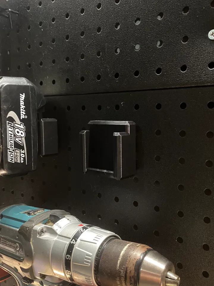 Sy's Peglock - Milwaukee M18 battery mount by MJM | Download free STL ...