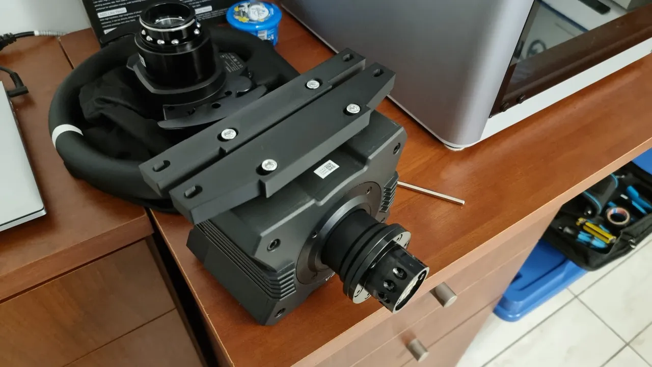 Moza R5 - Base adapter by Danioki | Download free STL model ...