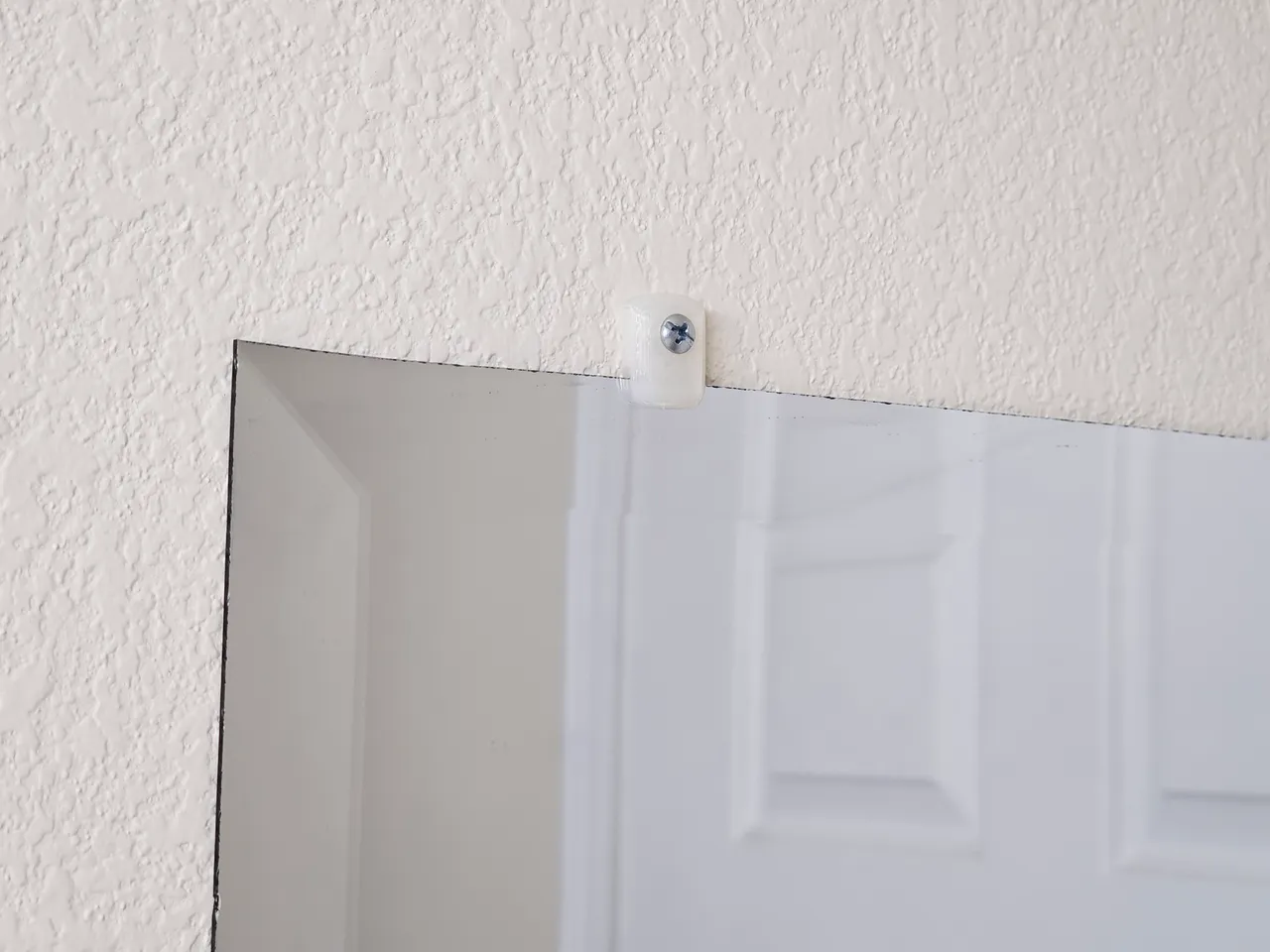 Mirror Wall Mounting Bracket by Izzy0wlPrints | Download free STL model ...