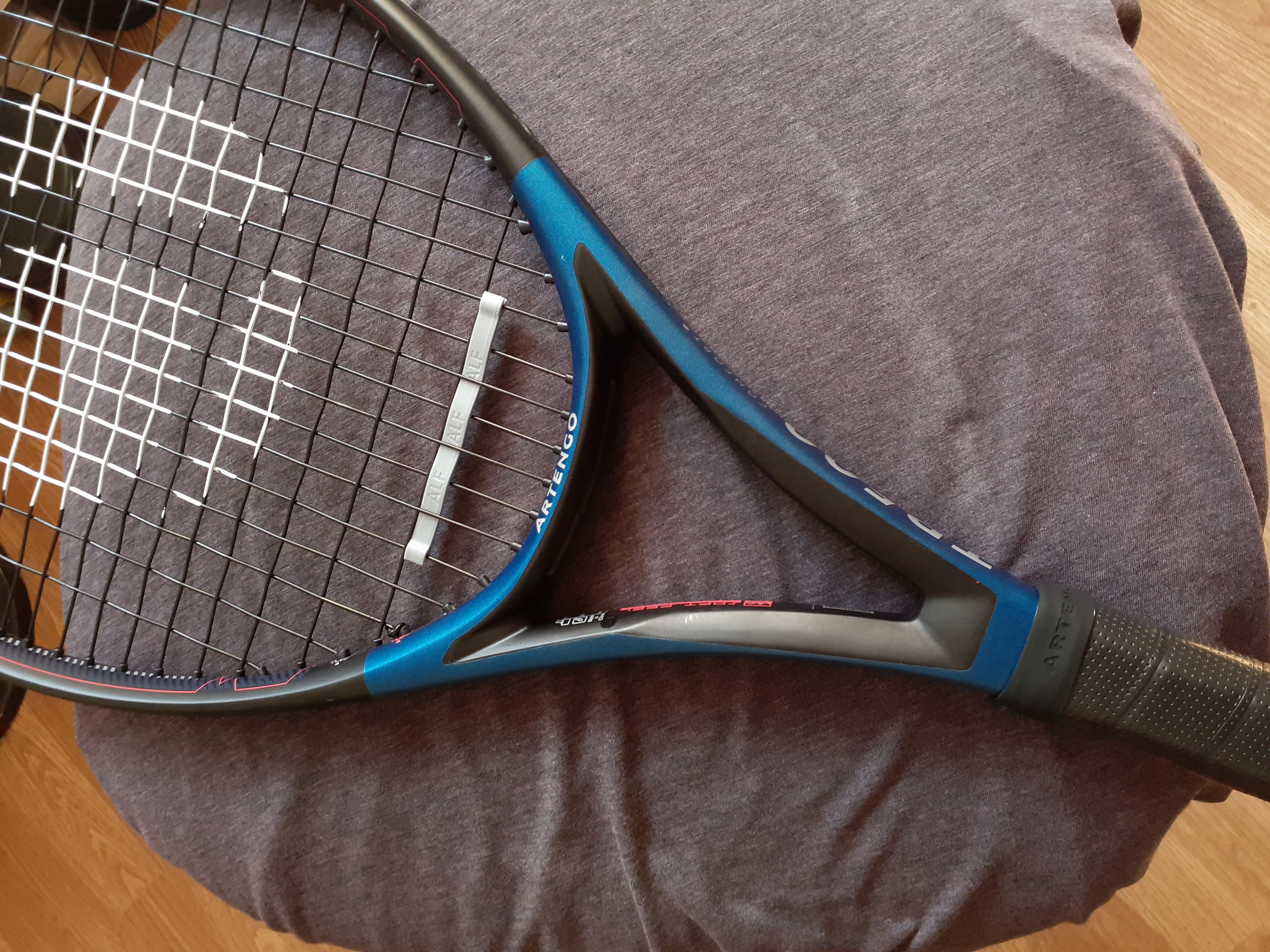 Tennis racket vibration dampener, various sizes by Alex | Download free ...