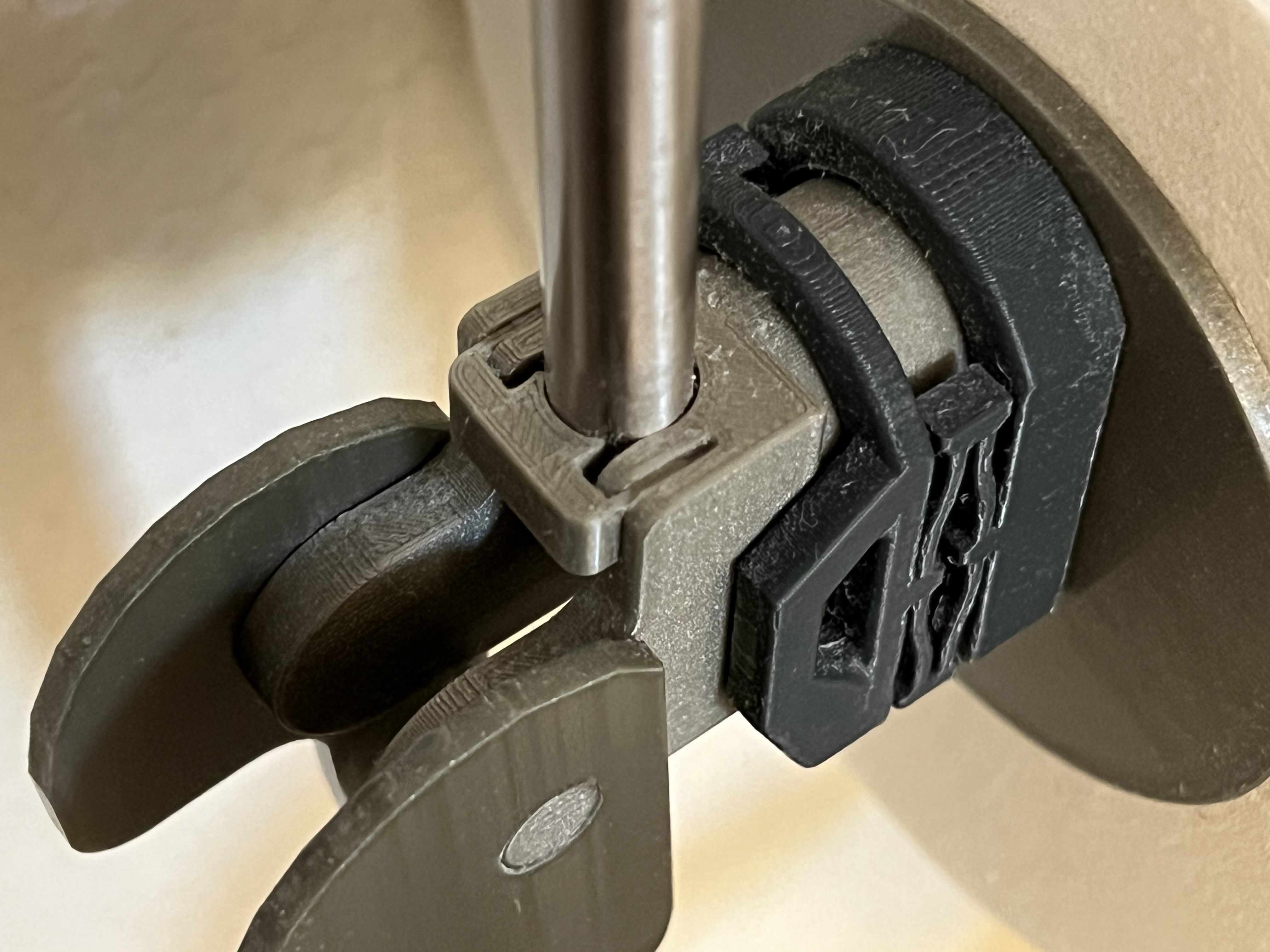 Single-Handed Toilet Paper Holder por dteng | Descargar modelo STL ...
