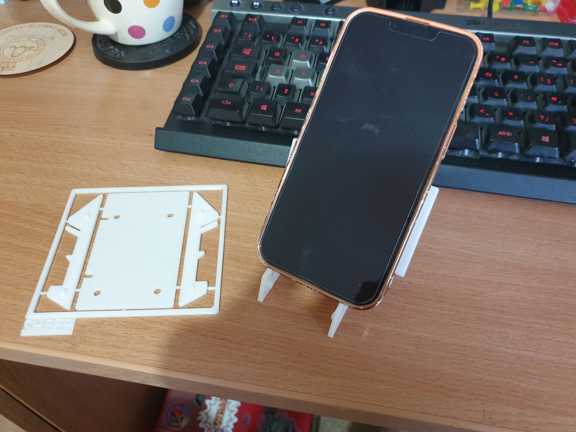 Flat Pack phone stand (Credit card sized) by Sheppy | Download free STL ...