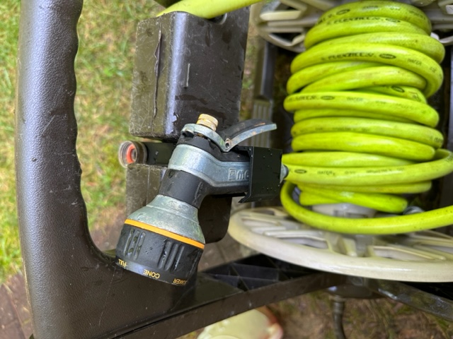 Suncast Hose Reel Accessory Bracket for Spray Nozzles by NC10 ...