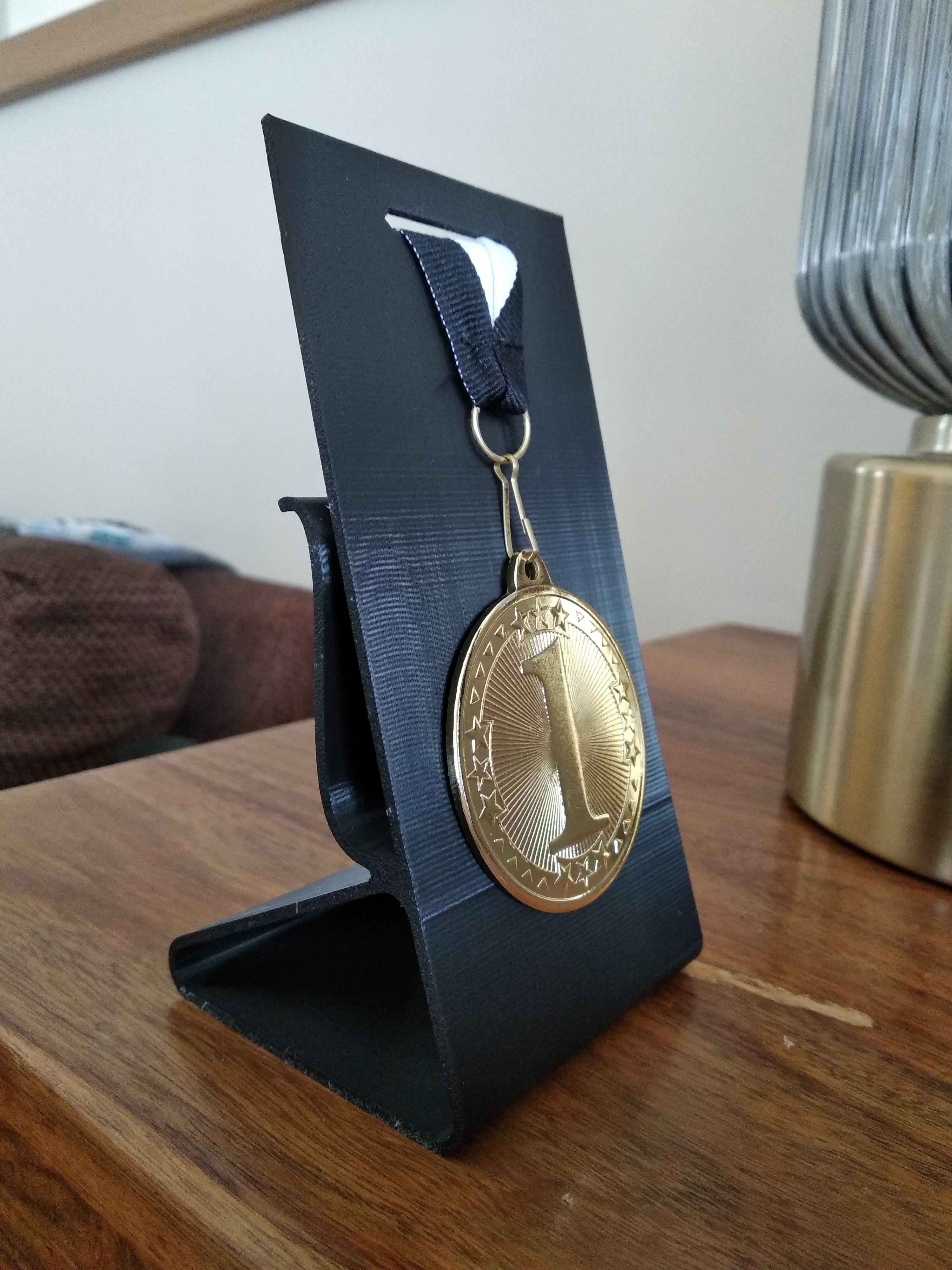Medal Stand - No Supports by KPV | Download free STL model | Printables.com