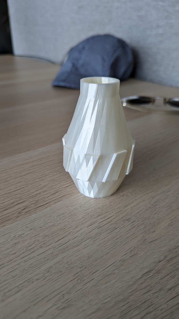 Vase with hidden stash by Adam Sobotka | Download free STL model ...