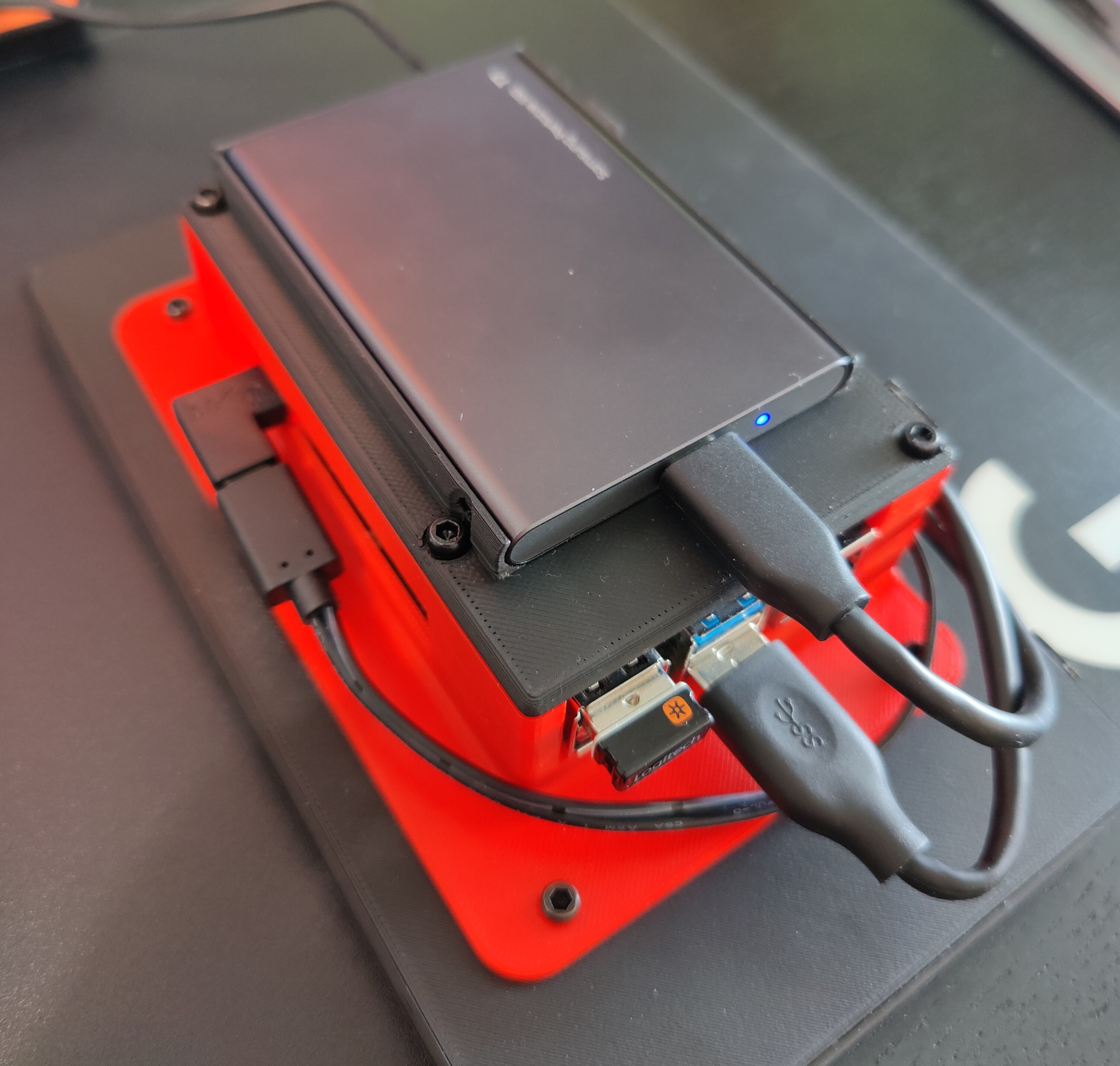 Raspberry Pi 7 Inch Touchscreen case lid for Samsung T7 SSD by Ranppa | Download free STL model ...