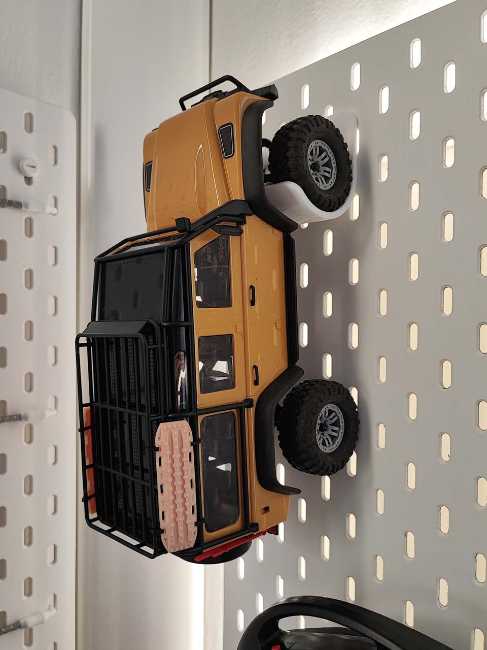Traxxas TRX-4M 1/18 IKEA Skadis hanger (TRX4M) by Joza | Download free ...